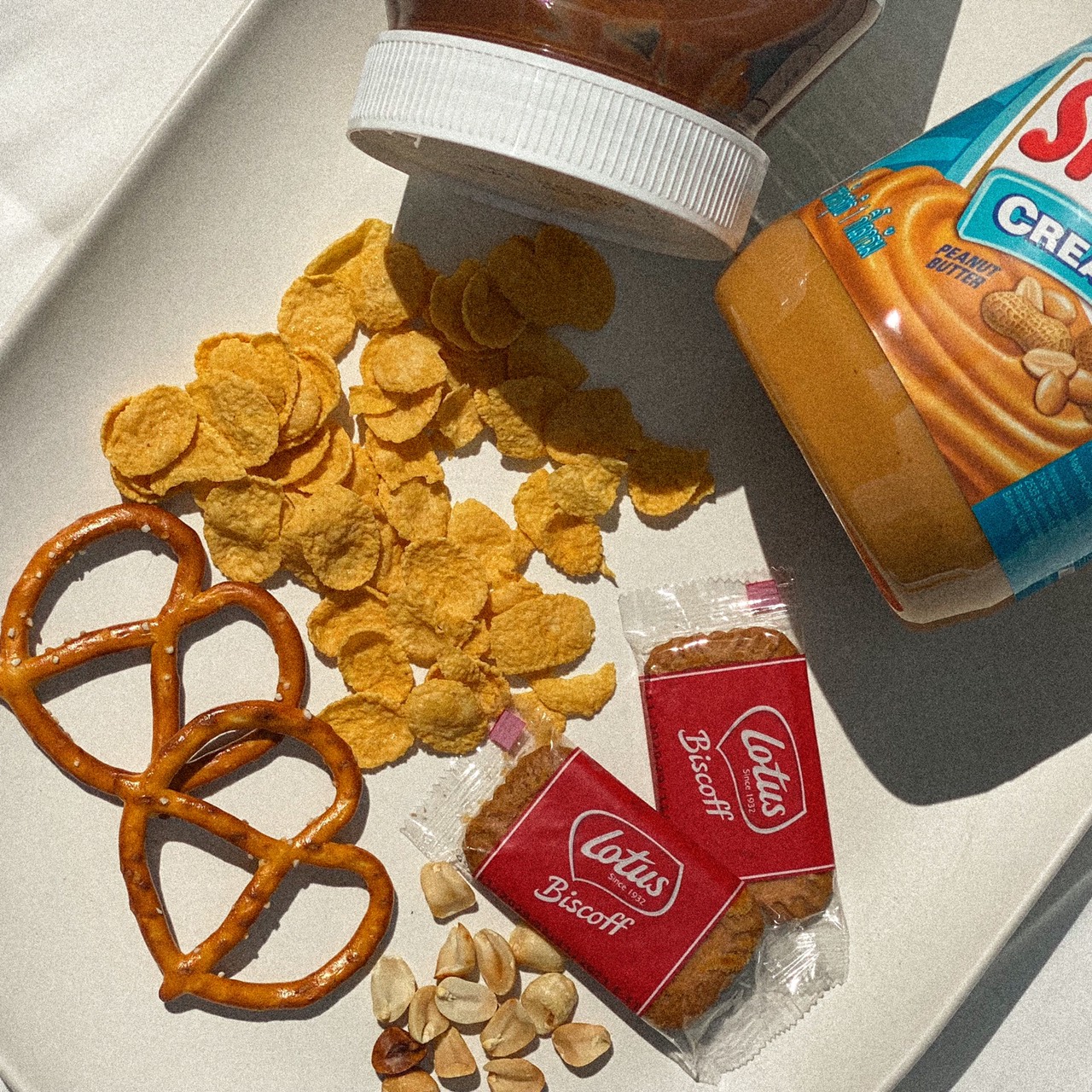 คอร์นเฟลค รสคารามเมลสูตรพิเศษ | Biscoff Cornflakes x Lotus Biscuit ...
