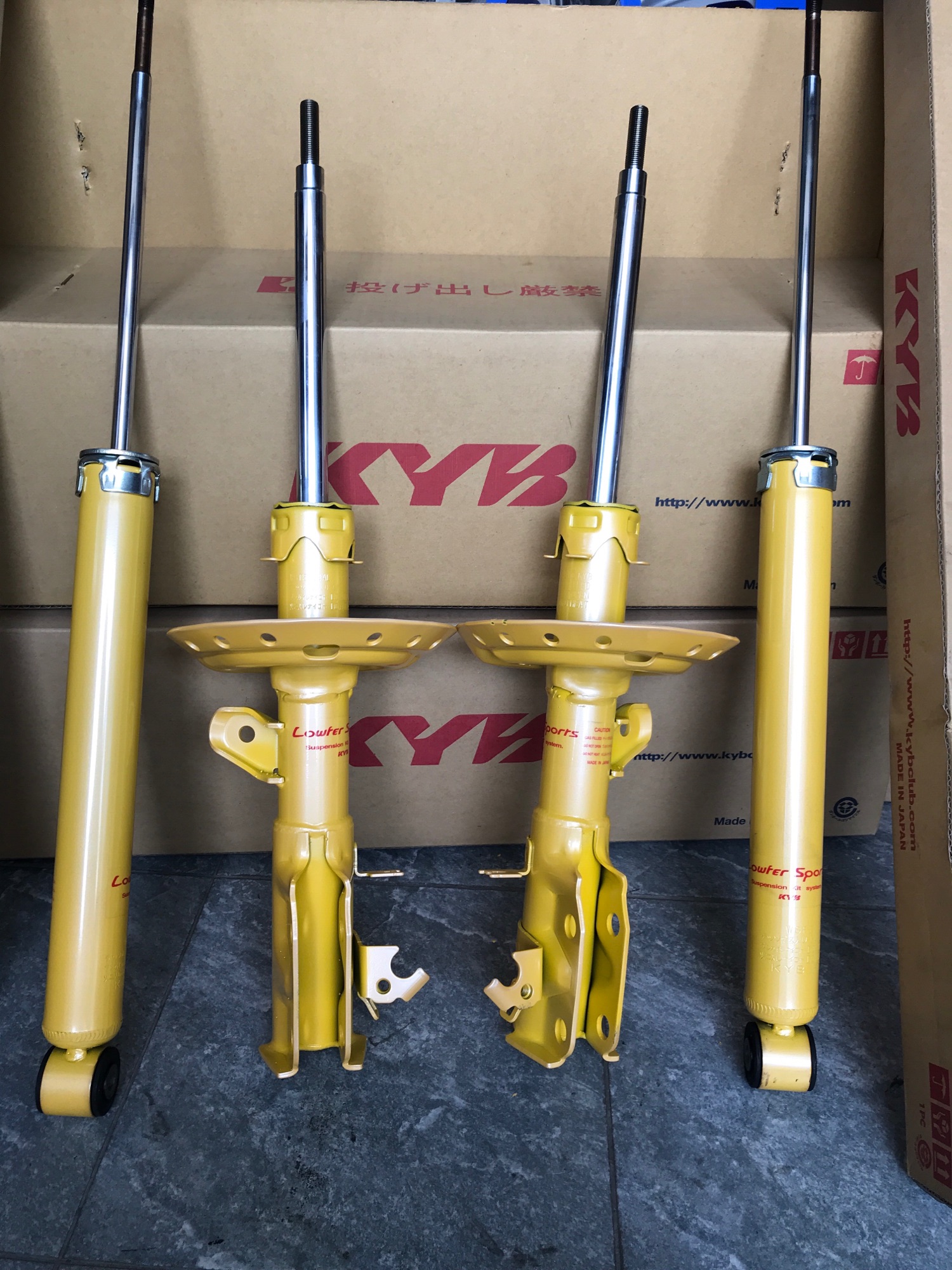 KYB Lowfer sports โช้คอัพโหลดเตี้ย Honda Jazz GK ปี2014-2019 จำนวน 1 ...