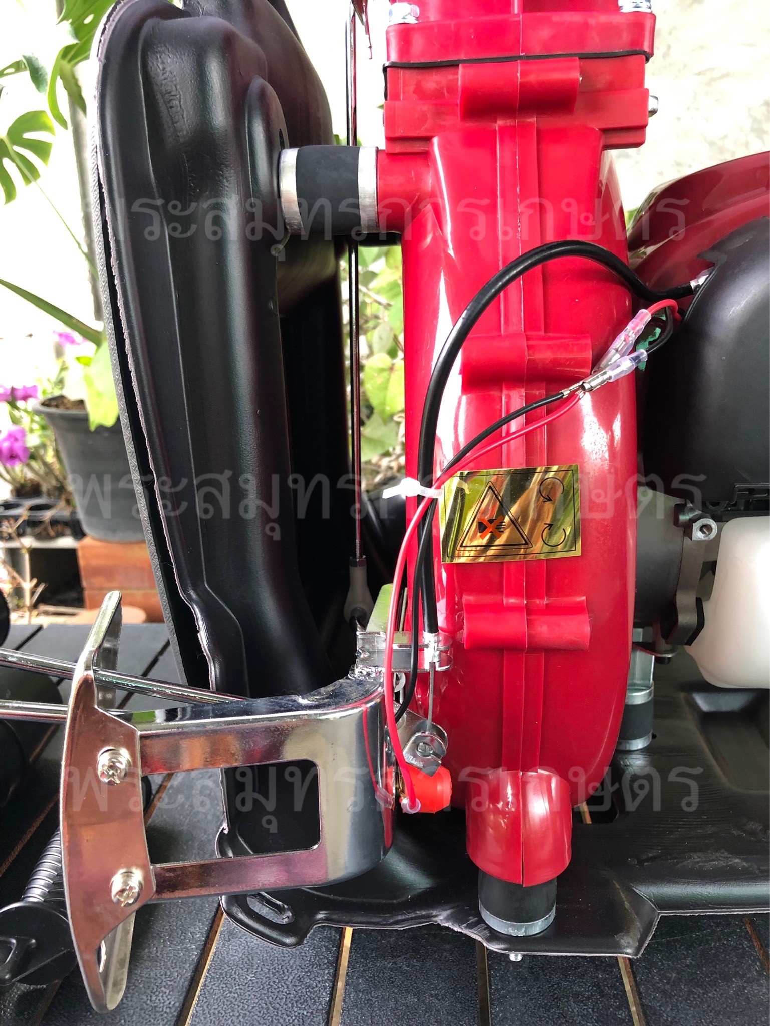 เครื่องพ่นปุ๋ย พ่นข้าว เครื่องยนต์4จังหวะ 26ลิตร รุ่นMN-4WF-35X - Phra ...