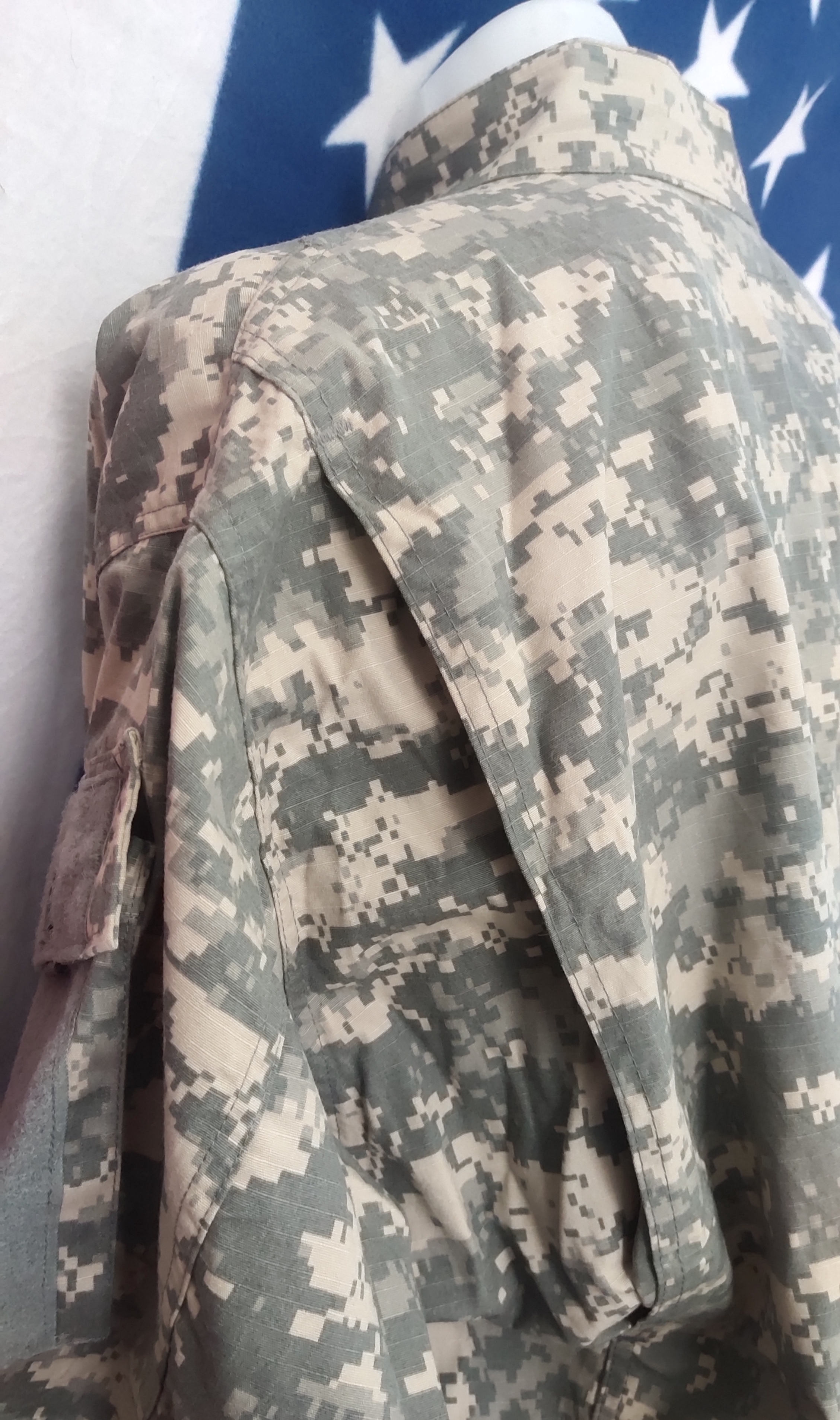 เสื้อทหารสหรัฐใหม่(กริ๊ป) COAT-ACU Size: XX-LARGE REGULAR ไหล่23.5"/อก ...