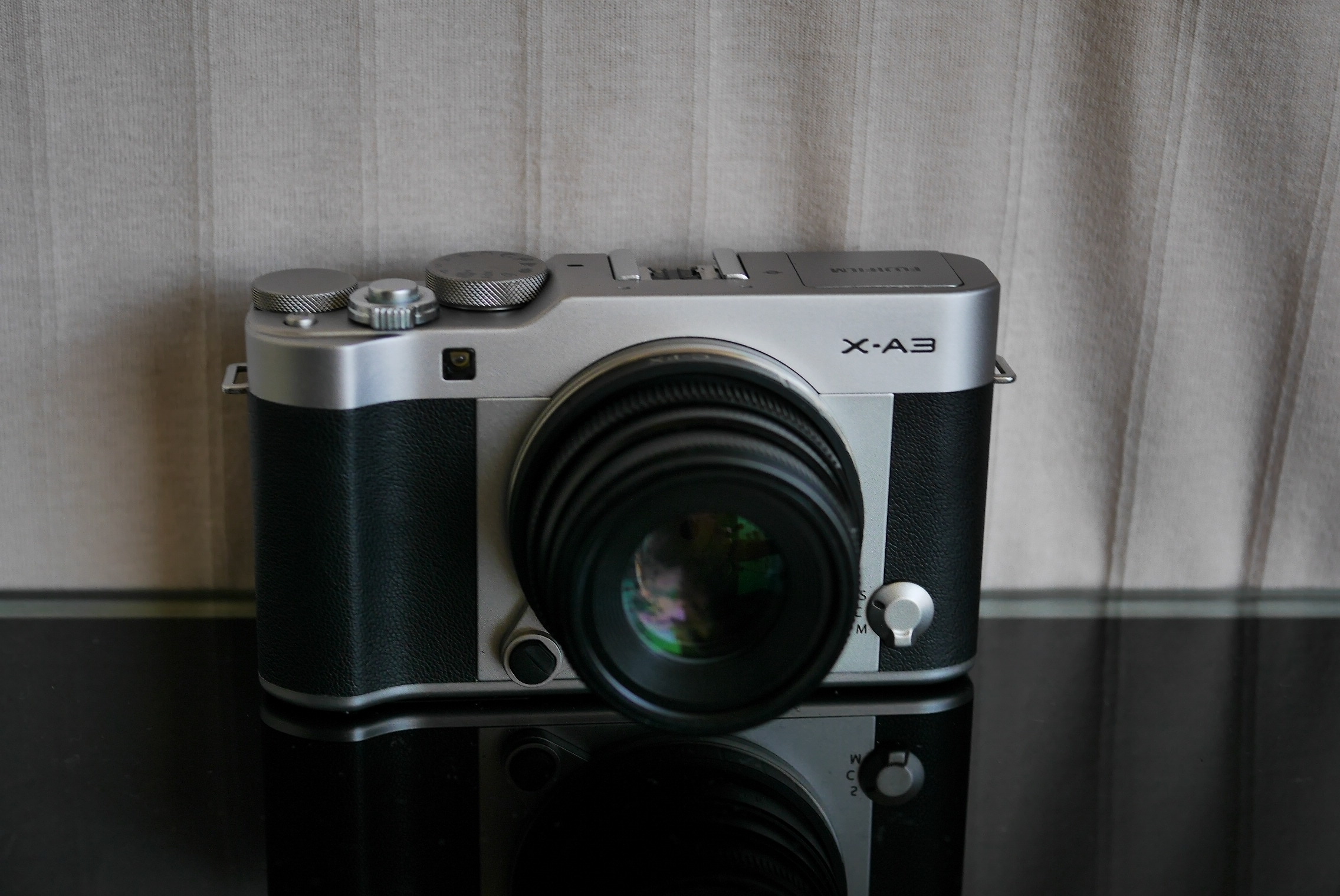 Fuji Fujifilm X-A3 24,2MP Black Silver Kit with MF 35mm F1.6 Black lens ...