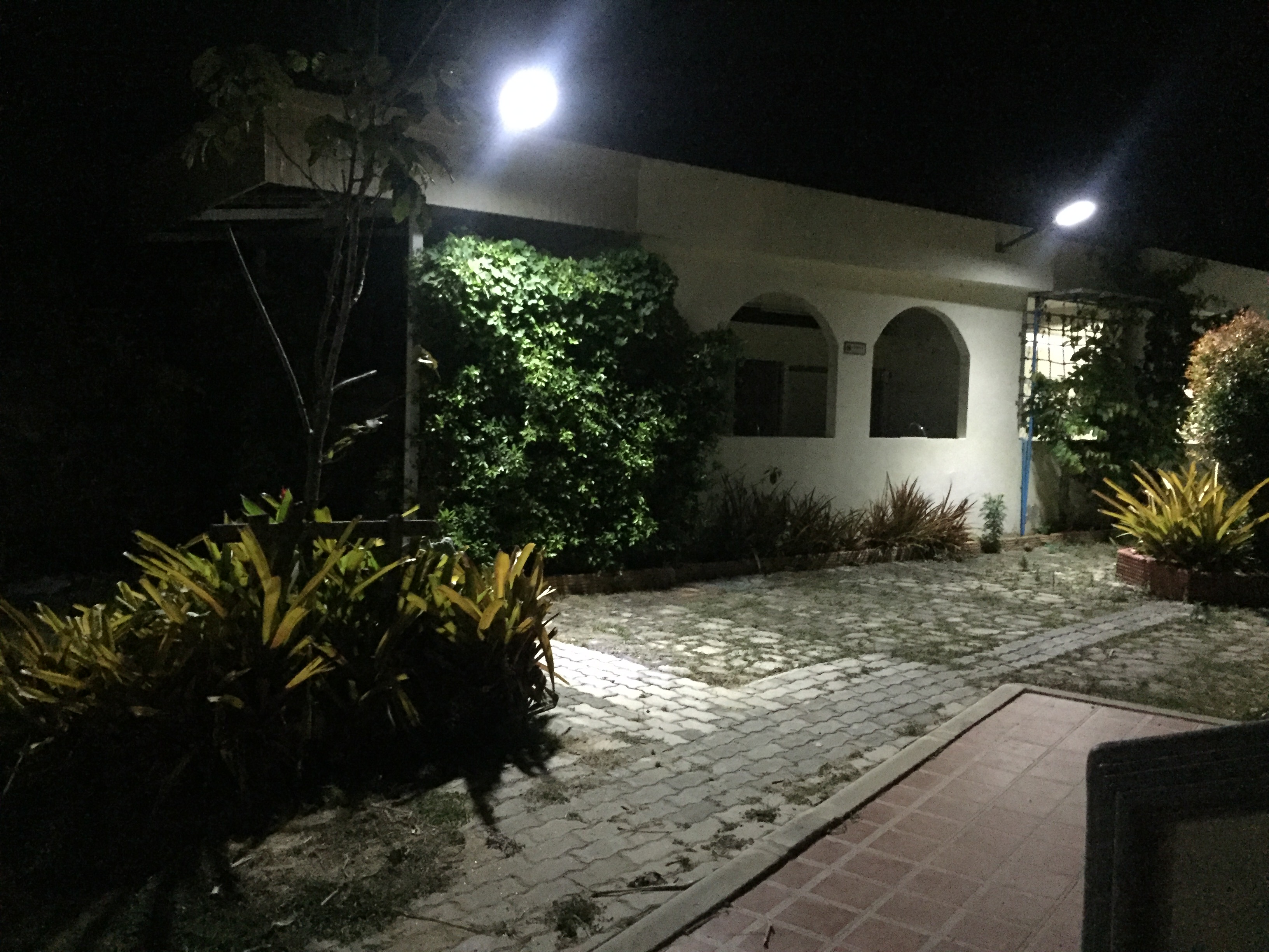 โคมถนนโซล่าเซลล์ MODI Solar Street Light 100W + Motion sensor สว่างทั้ง ...