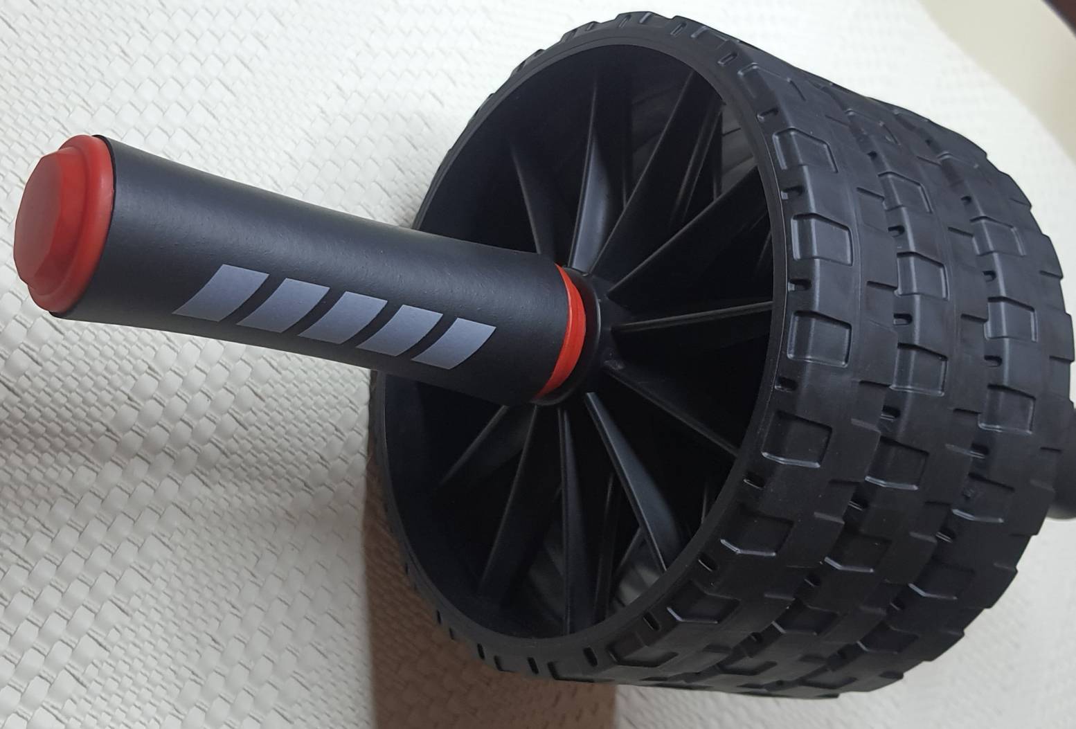 ลูกกลิ้งแบบ3ล้อแกนล้อ5นิ้ว รุ่นนี้เล่นง่ายมาก ลดหน้าท้องลดพุง ใช้เล่น ...