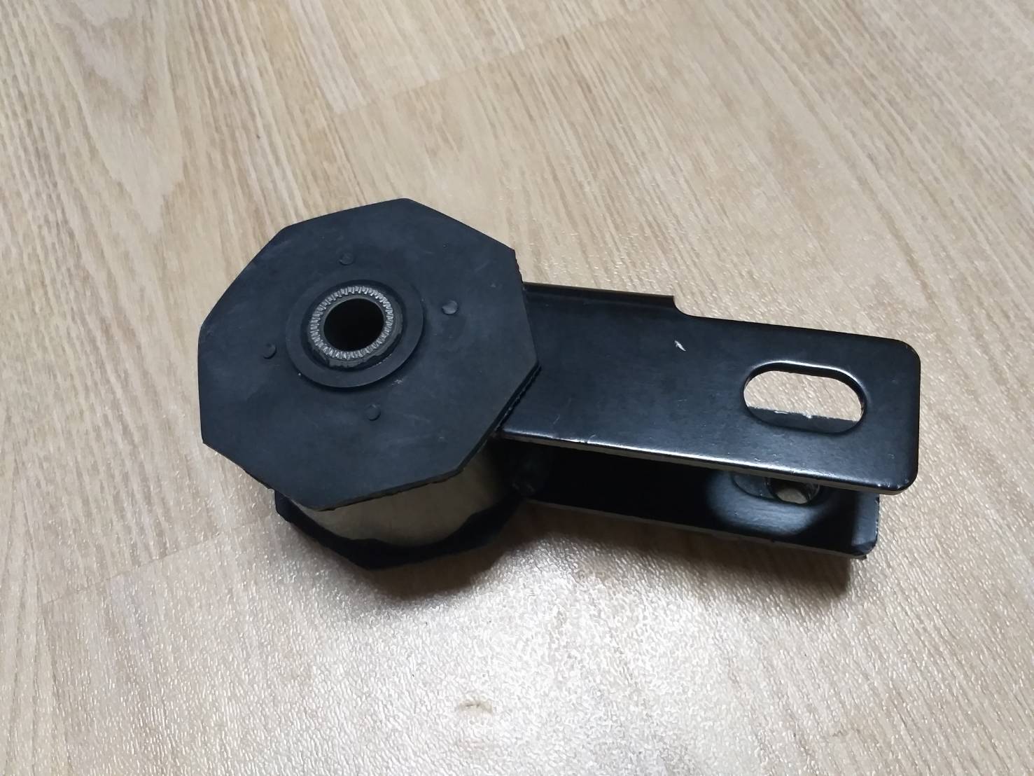 ยางแท่นเครื่องขวาล่าง LAND ROVER Freelander 1 KV6/TD4 เบนซิน/ดีเซล - T ...