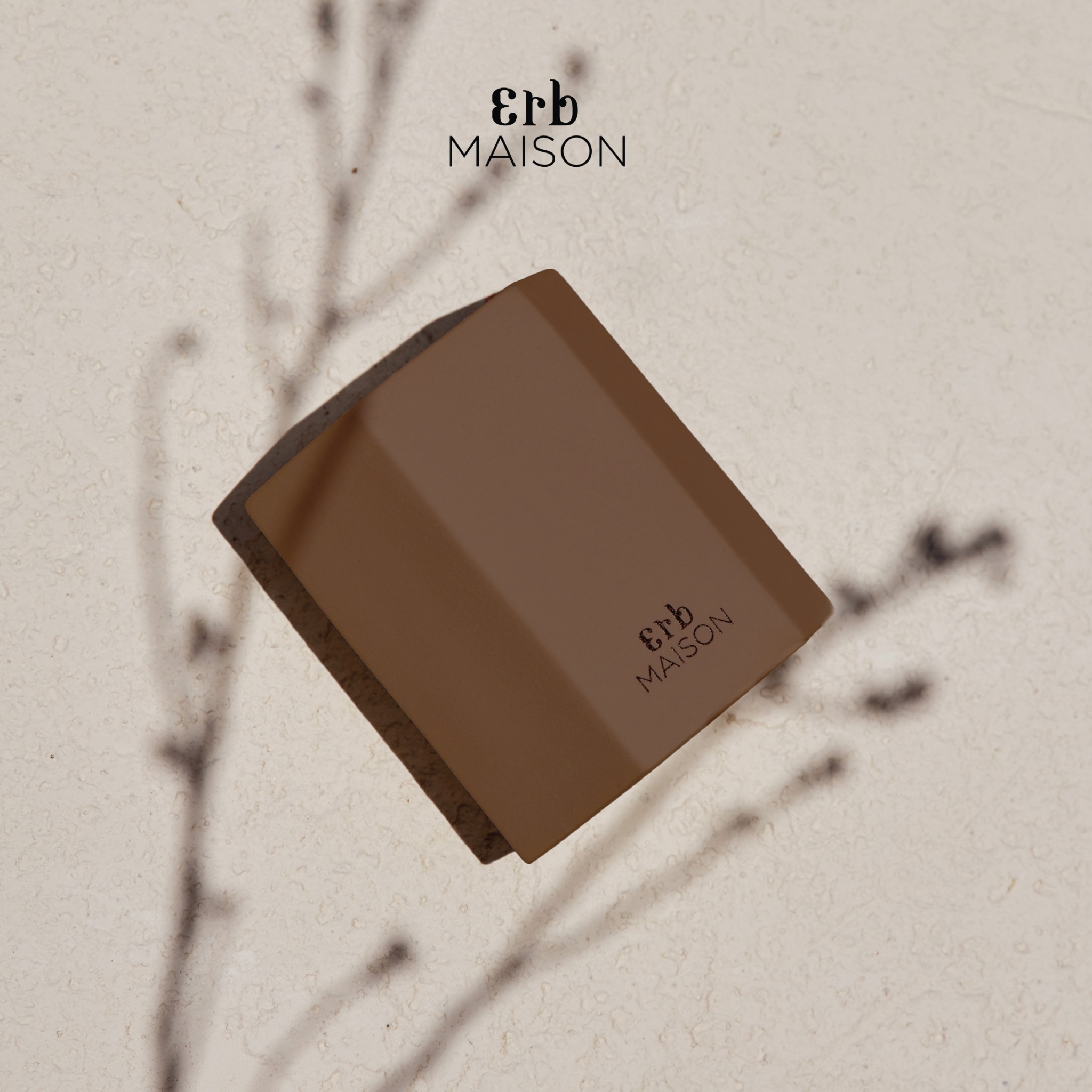 Erb Maison Dark Academia Fleurfume Aromatic Candle 280 g - Erb - ThaiPick