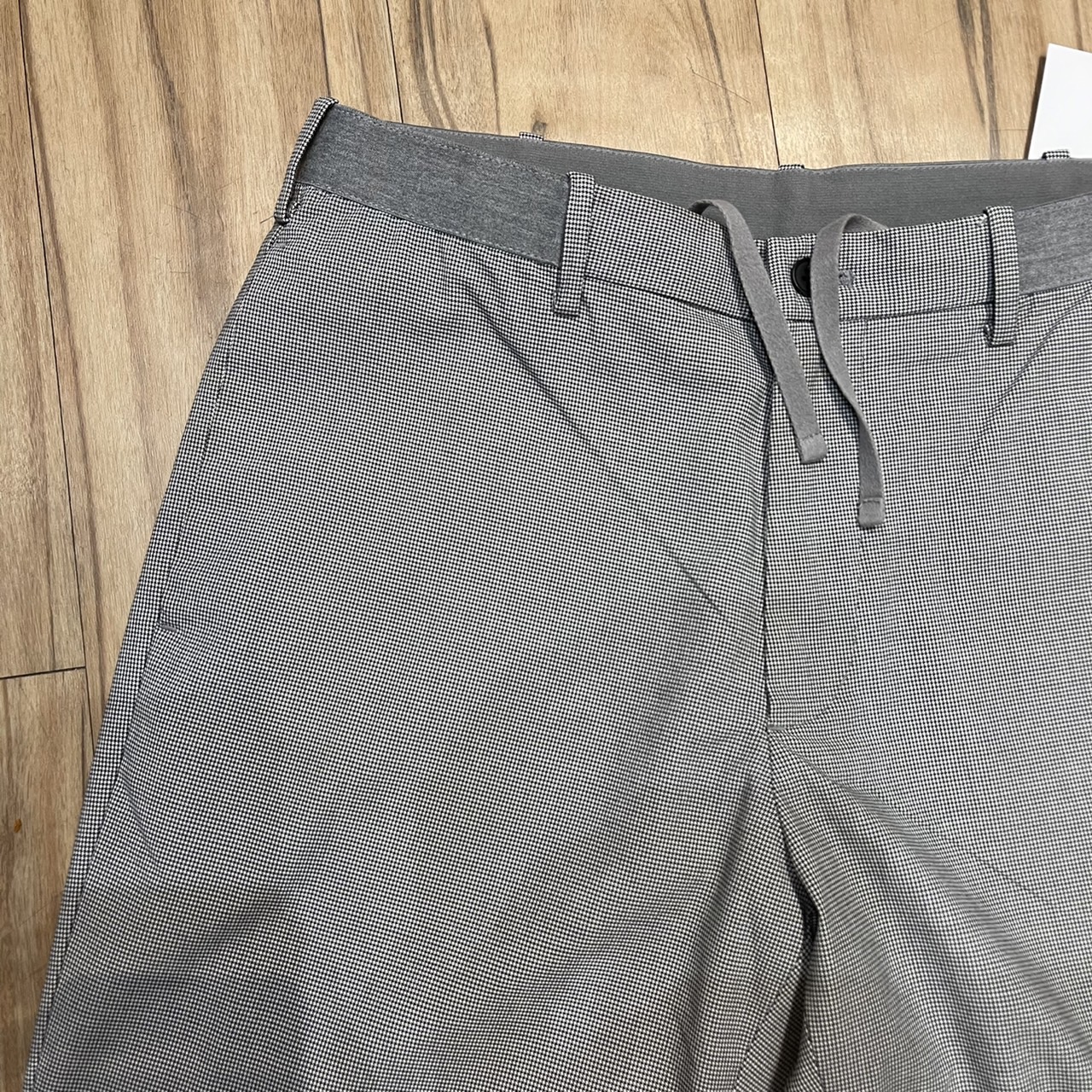 Uniqlo MENกางเกง Smart angle pant ขา 5 ส่วน ผ้าคอตตอน มีเชือกผูกด้านใน ...