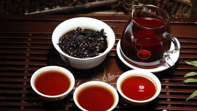ชาผู่เอ๋อร์เก่าชาสุกชาเก่า18 ปี357gแผ่น 老普洱茶饼Puer teaความงาม ลดน้ำหนัก ต่อต้านริ้วรอย ...