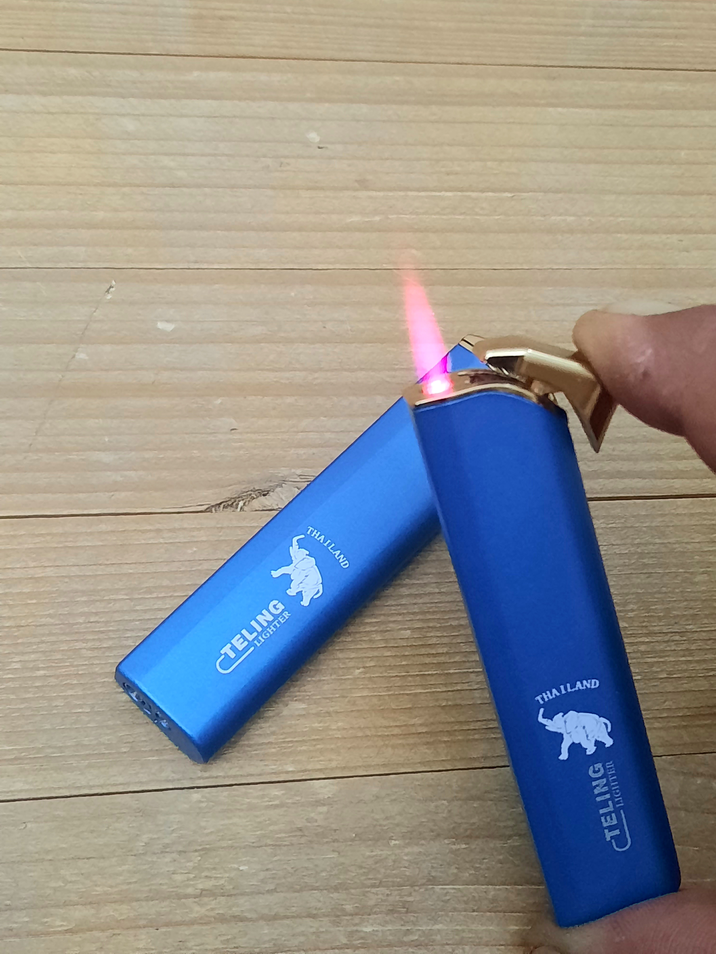 Fashion lighters เป็นแบบฟู่ สีส้ม ลวดลายสวยงาม ขนาดกระทัดรัด พกพาสดวก และมีน้ำหนักเบา และมีไฟฉาย ...
