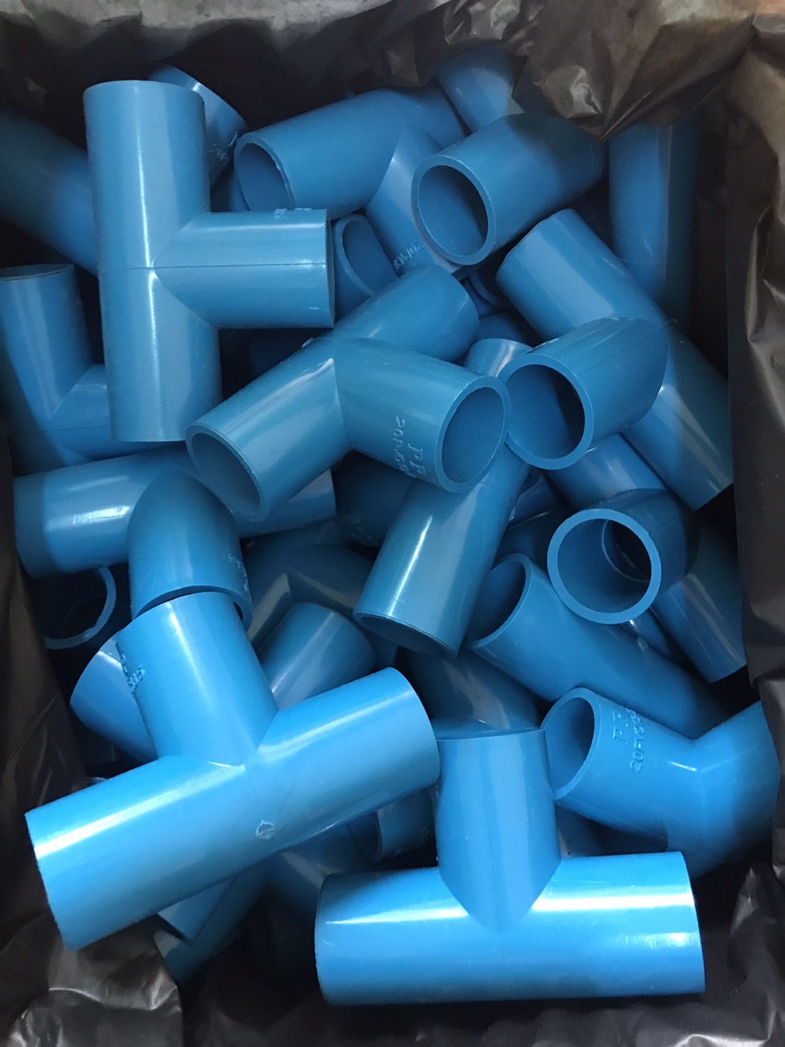 PVC สามทางฉาก 90 องศา ขนาด 3/4 นิ้ว หรือ 6 หุน ใช้สวมท่อ PVC ฟ้า ...