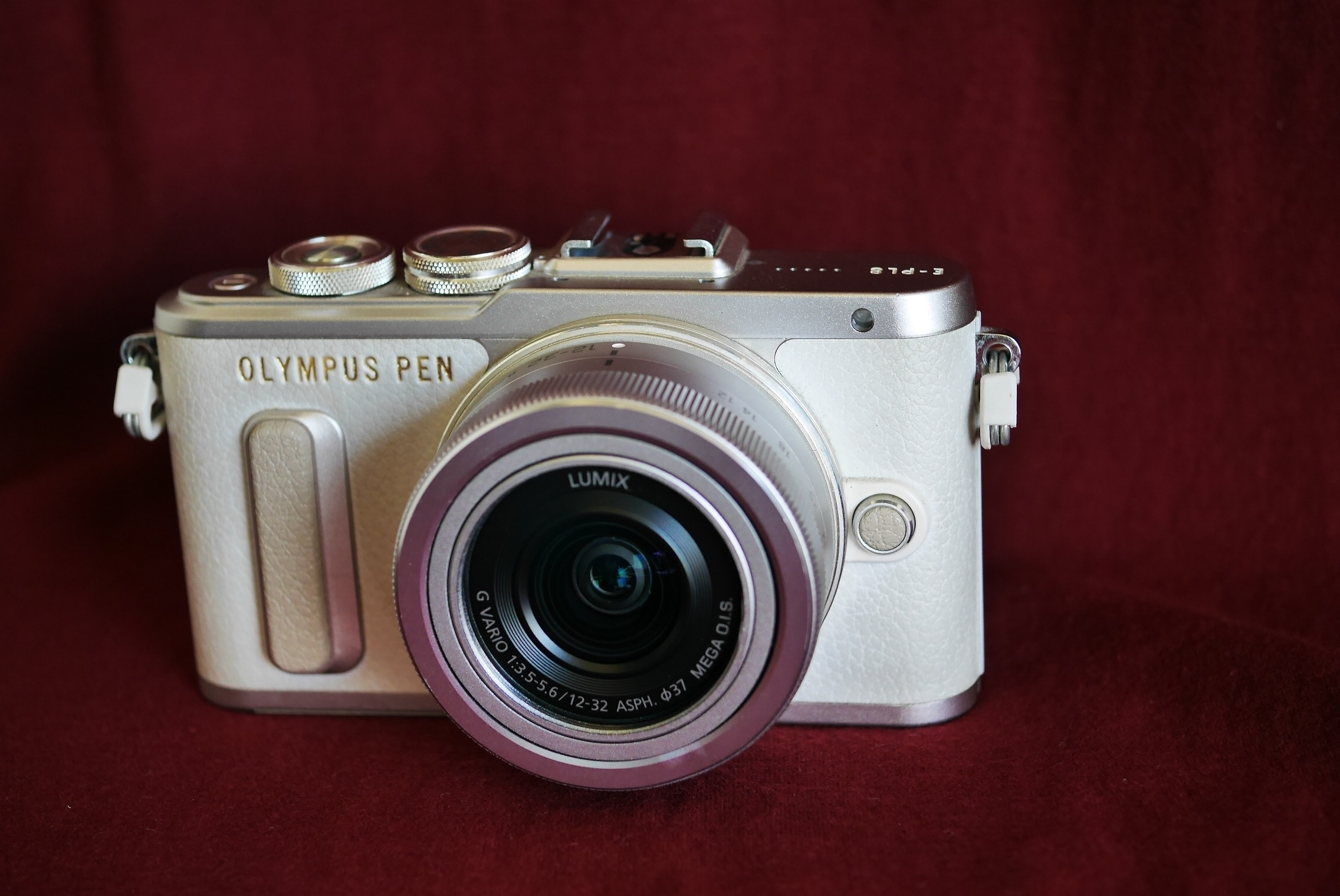 Olympus Pen E-PL8 Mirrorless Digital Wi-Fi Camera White with 12-32mm ...