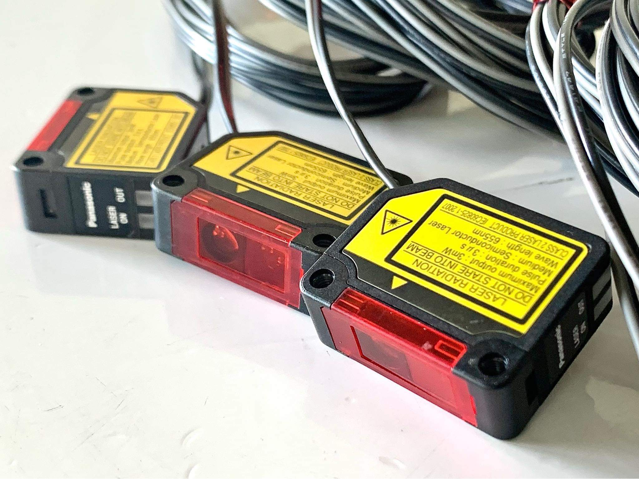 Panasonic Digital Laser Sensor LS-400 (LS-H21) (สภาพใช้งานปกติ รูปลักษ์ ...