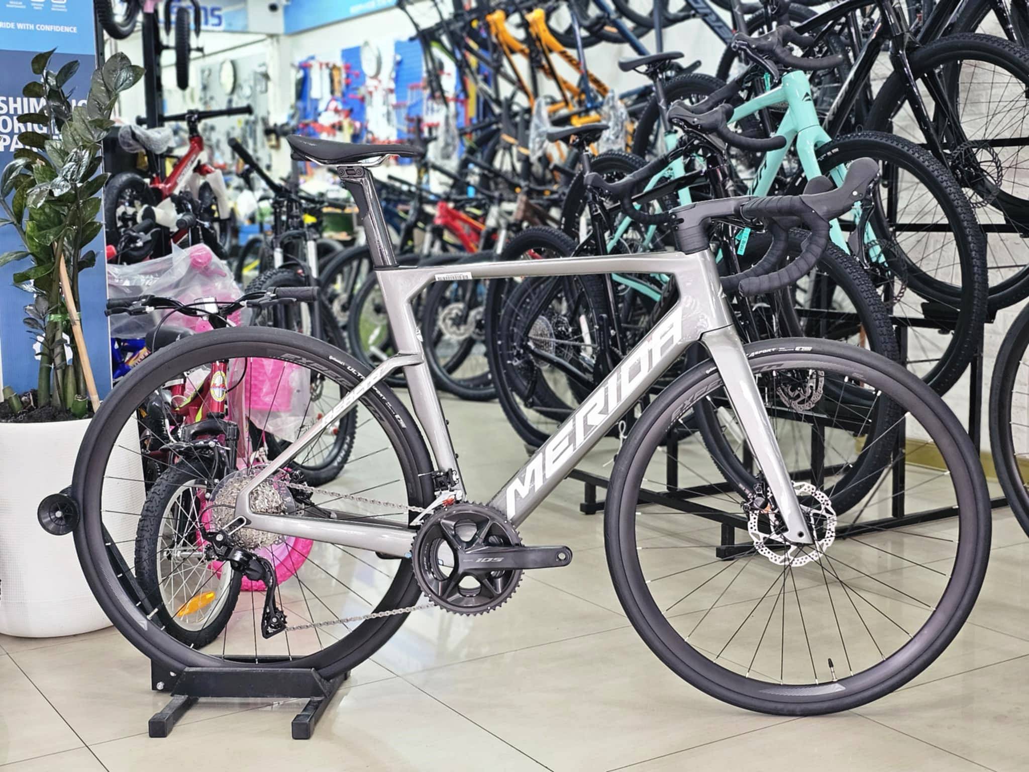 จักรยาน MERIDA REACTO GenIV 4000 2025 สี GUNMETAL GREY (SILVER ...