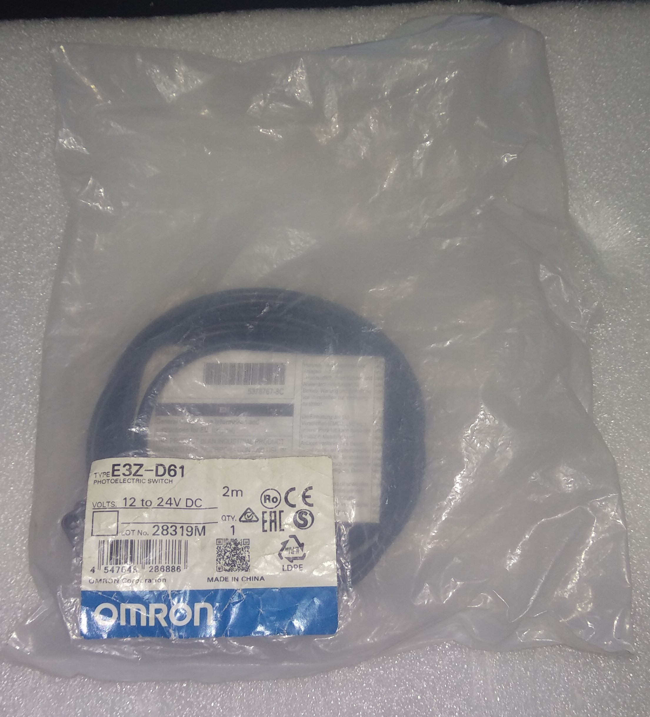 NEW OMRON E3Z-D61 2M Photoelectric Sensor Diffuse-reflective, Sensing ...