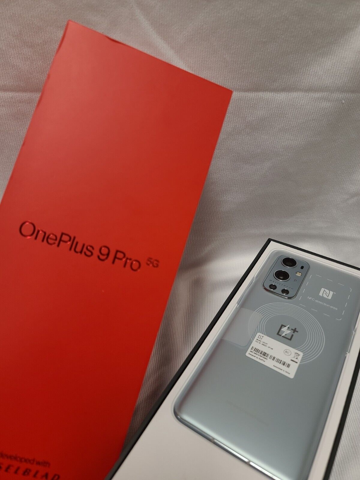 แท่นวางมือถือไม้จริง งาน Hand made รูปปลา - พงษ์จันทร์อาร์ท - ThaiPick