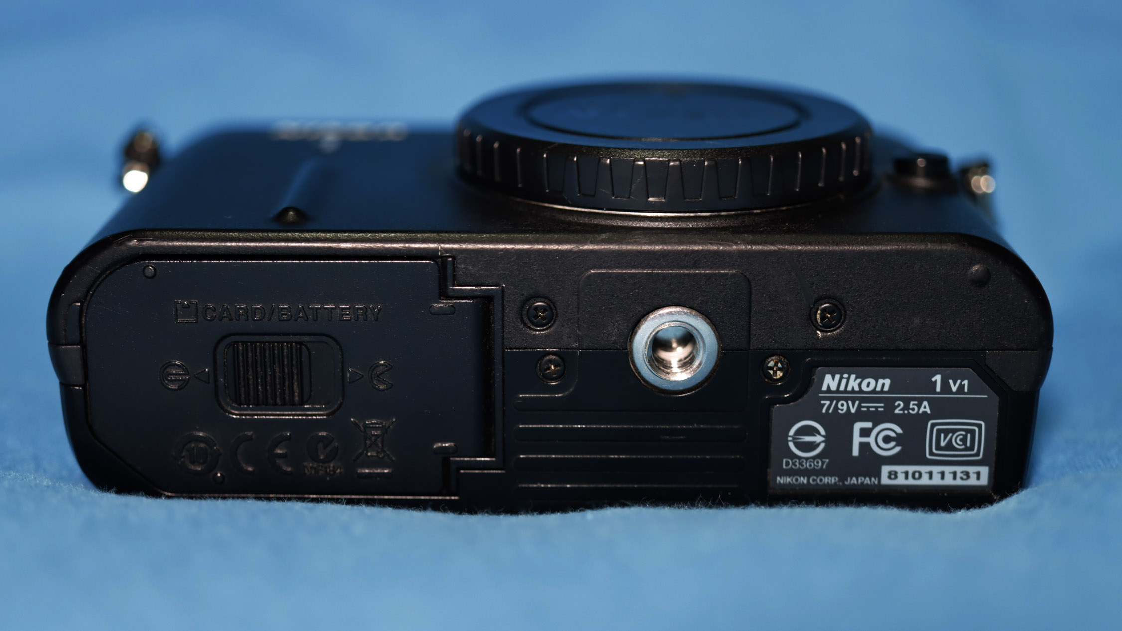 Nikon 1 V1 Digital High-Speed Mirrorless interchangeable-lens camera ...