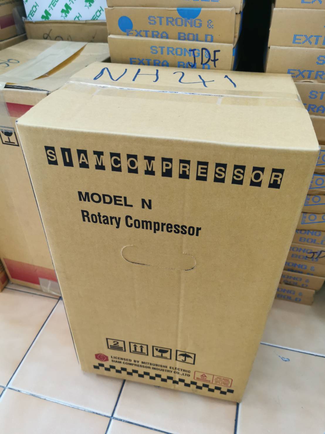 คอมเพรสเซอร์ มิตซู โรตารี่ Mitsubishi Rotary NH-41 25000 BTU R-22 220 ...