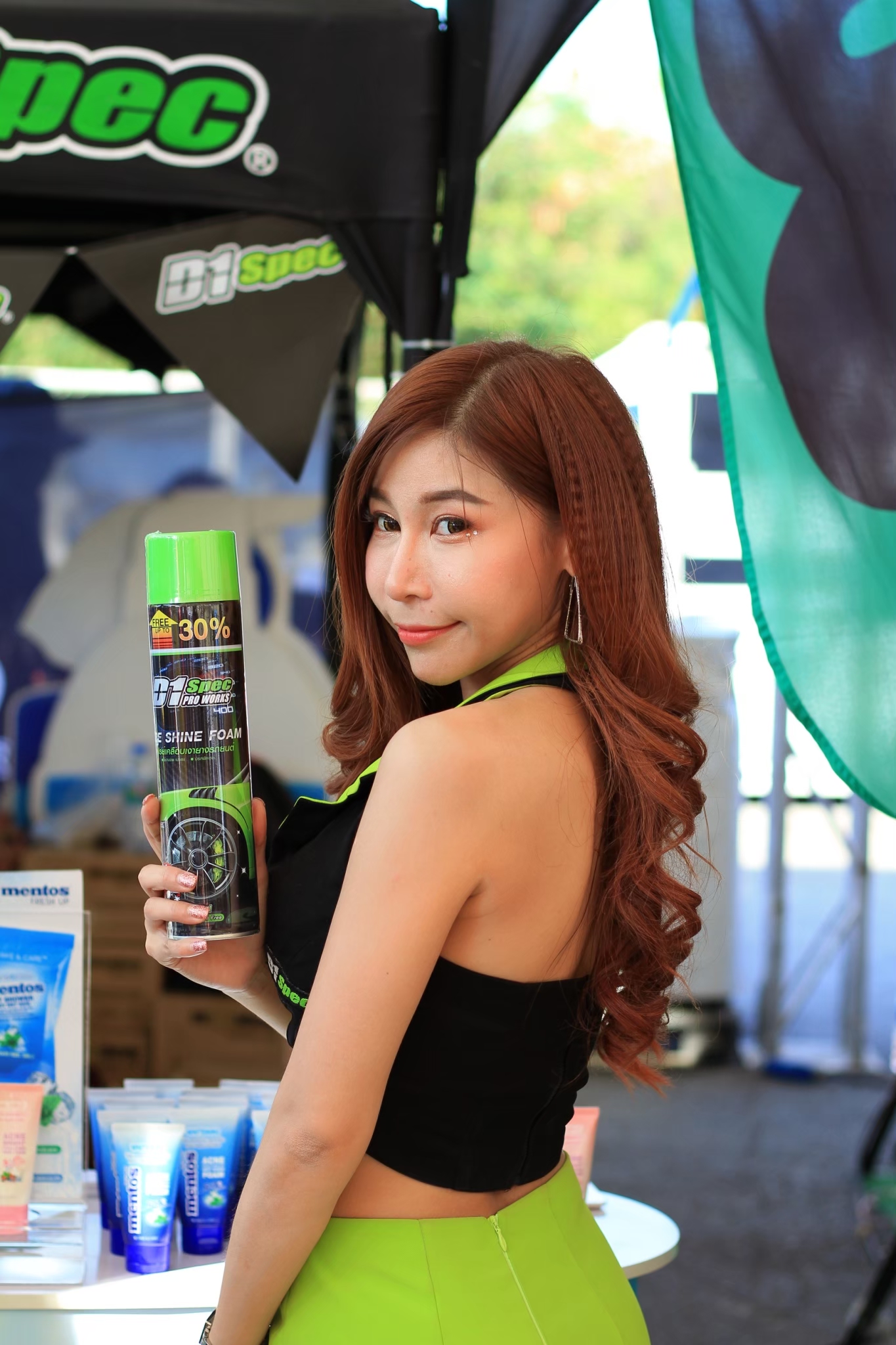 สินค้าขายดี D1 Spec สเปรย์โฟมทำความสะอาด พร้อมเคลือบยางรถ ดีวันสเปค ยางดำ กันหมาฉี่ ขนาด 650 ml ...