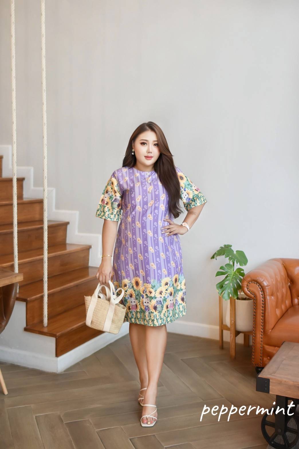 เดรสสาวอวบ น่ารักสุด cute เดรสสีพาสเทล สุดละมุน ลายแมวตาโต นั่งในทุ่งทานตะวัน SizeXL-6XL Bigsize ...