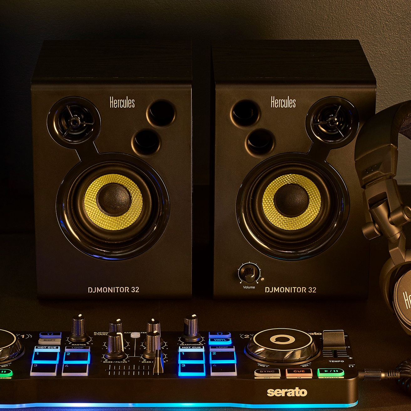 Hercules DJ Monitor 32 ลำโพงมอนิเตอร์ 2 x 15 วัตต์ วูฟเฟอร์ 3 (1 คู่ ...