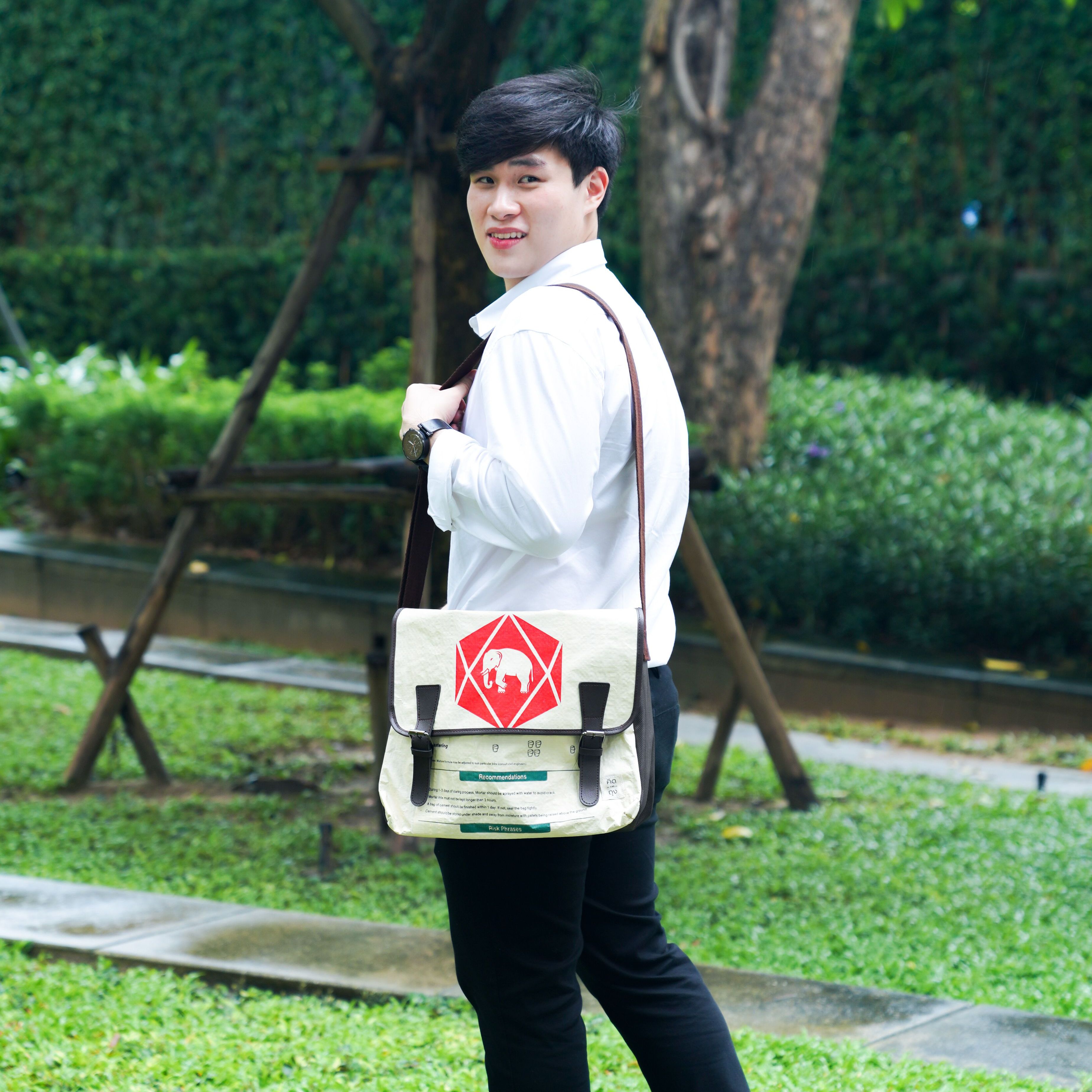 คิดจากถุง - กระเป๋าถุงปูน รักษ์โลก SCG CROSSBODY BAG, BSCB-01 (กระเป๋า ...