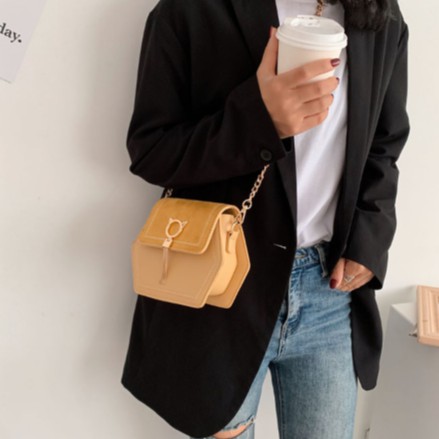 Gic_style-(G-826)กระเป๋าสะพายข้างทรงสี่เหลี่ยมคางหมู(BP-826) - Kai de ...