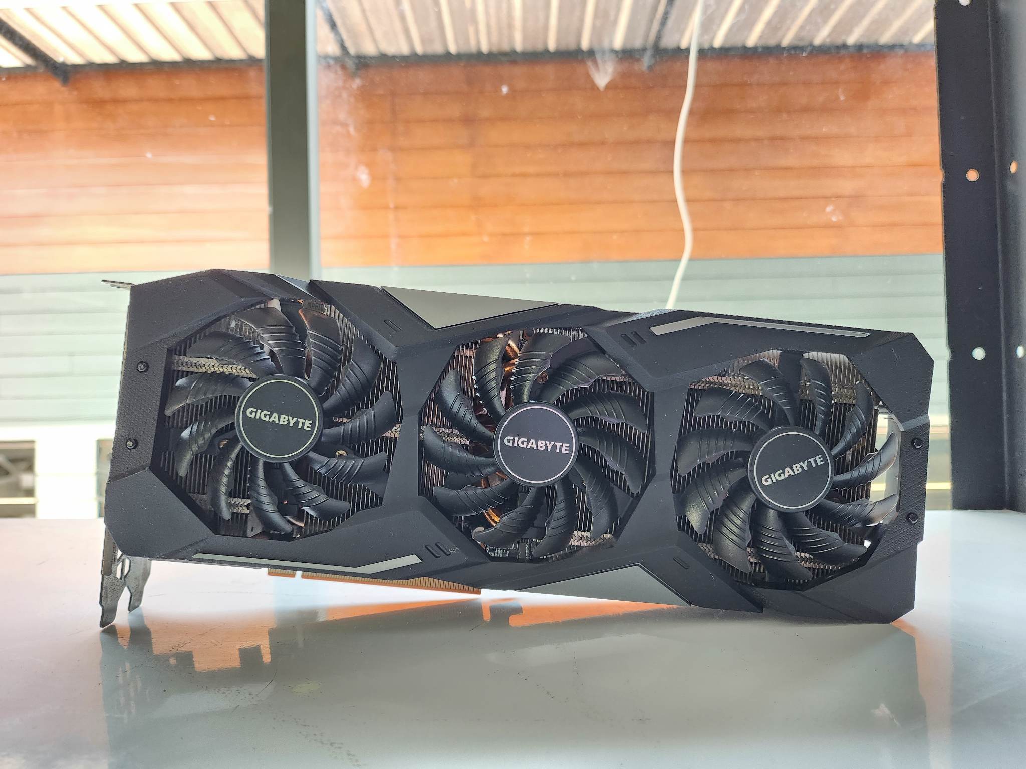 GIGABYTE RX 5700XT 8GB - SHOWPOW69 - ThaiPick