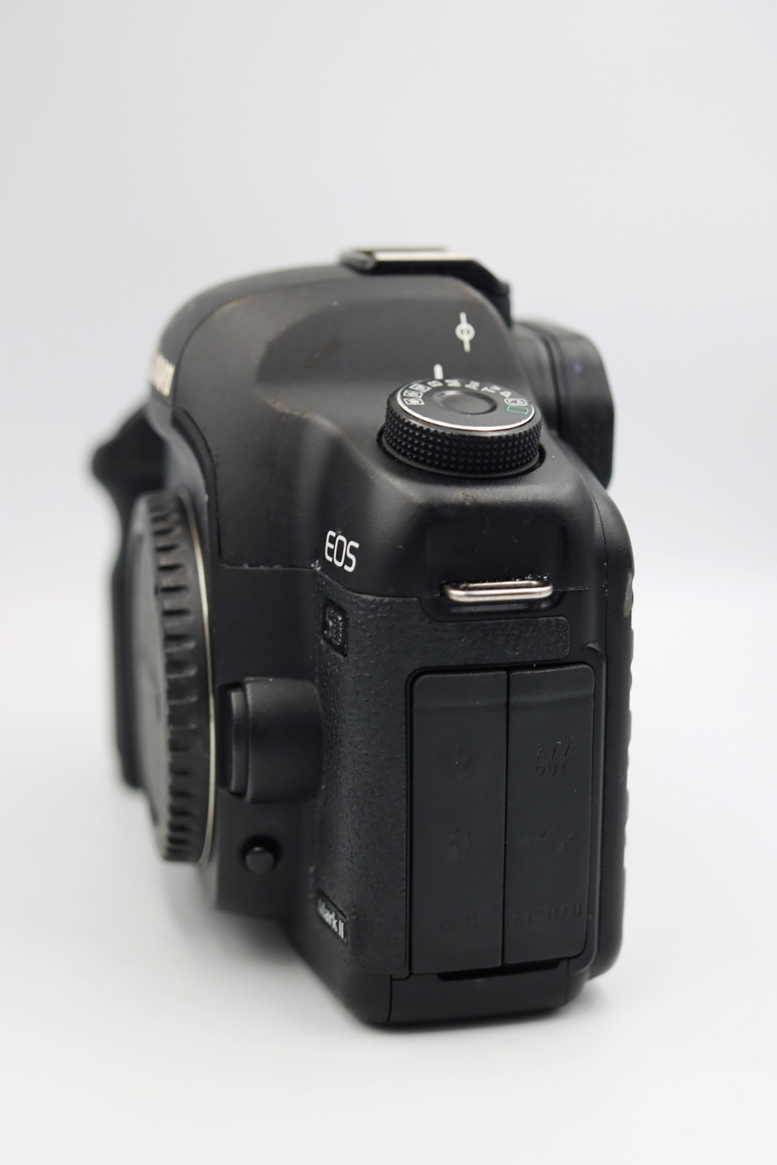 Canon EOS 5D Mark II 21.1MP Professional Full Frame DSLR Camera Black ...