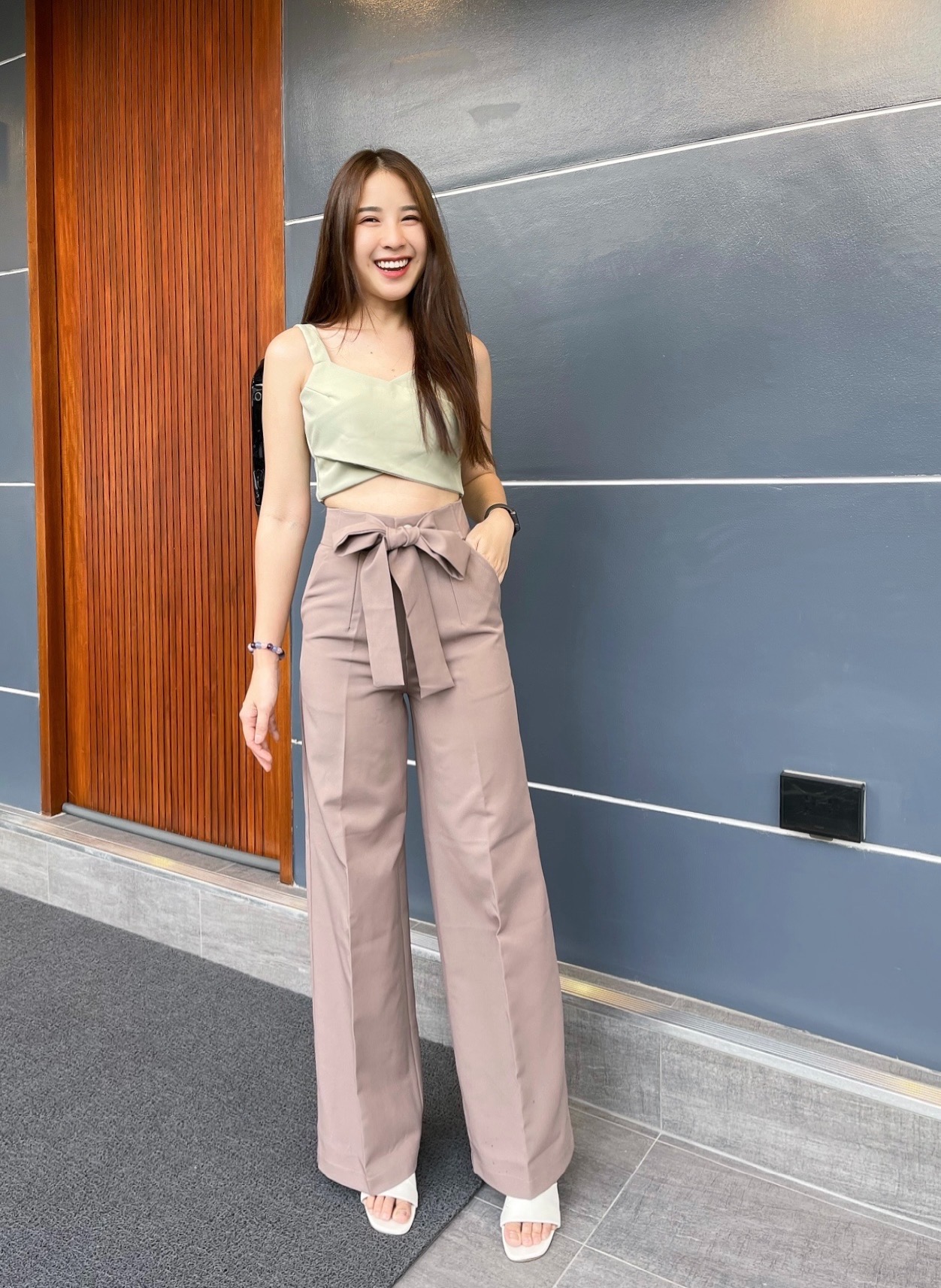 รุ่นขายดีใน FB!! กางเกงขากระบอก รุ่นโบว์หน้า Jeanis.store - JEANIS ...