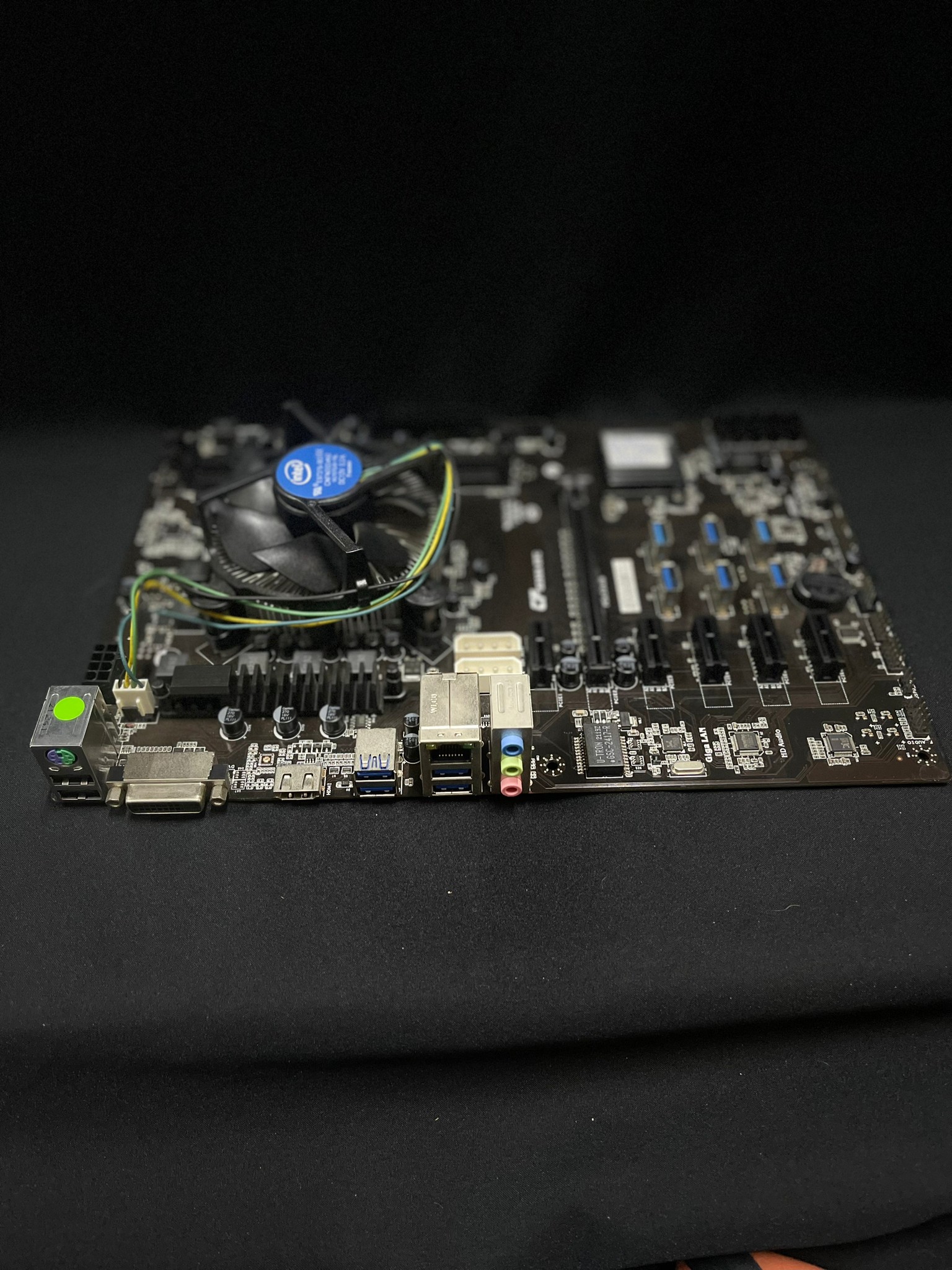 CPU MB 1151 INTEL I3 6100 และ MB COLORFUL B250A-BTC ไม่มีเพจหลัง ใช้งานได้ปกติ - max computer ...