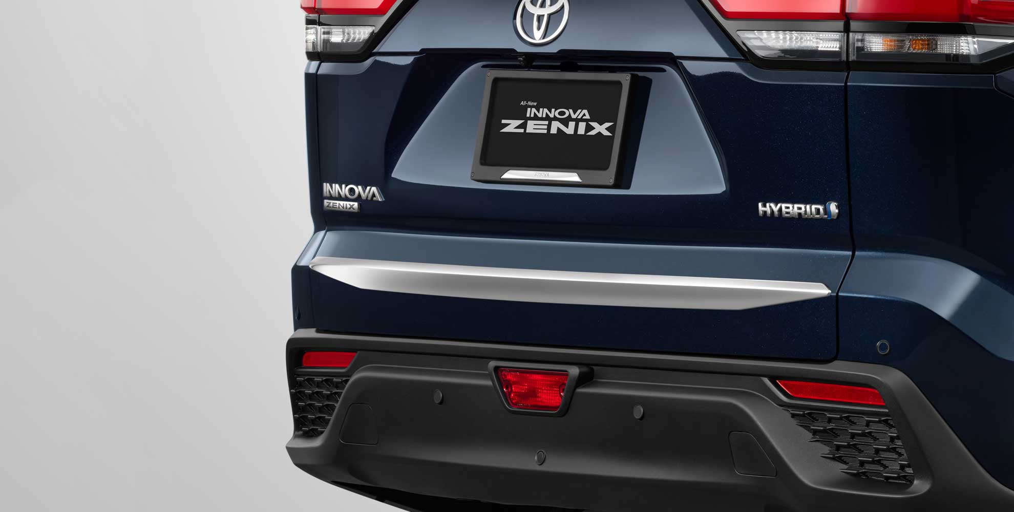 พร้อมส่ง!!🚗 (ของแท้) INNOVA ZENIX คิ้วประตูหลังโครเมียม Back Door ...