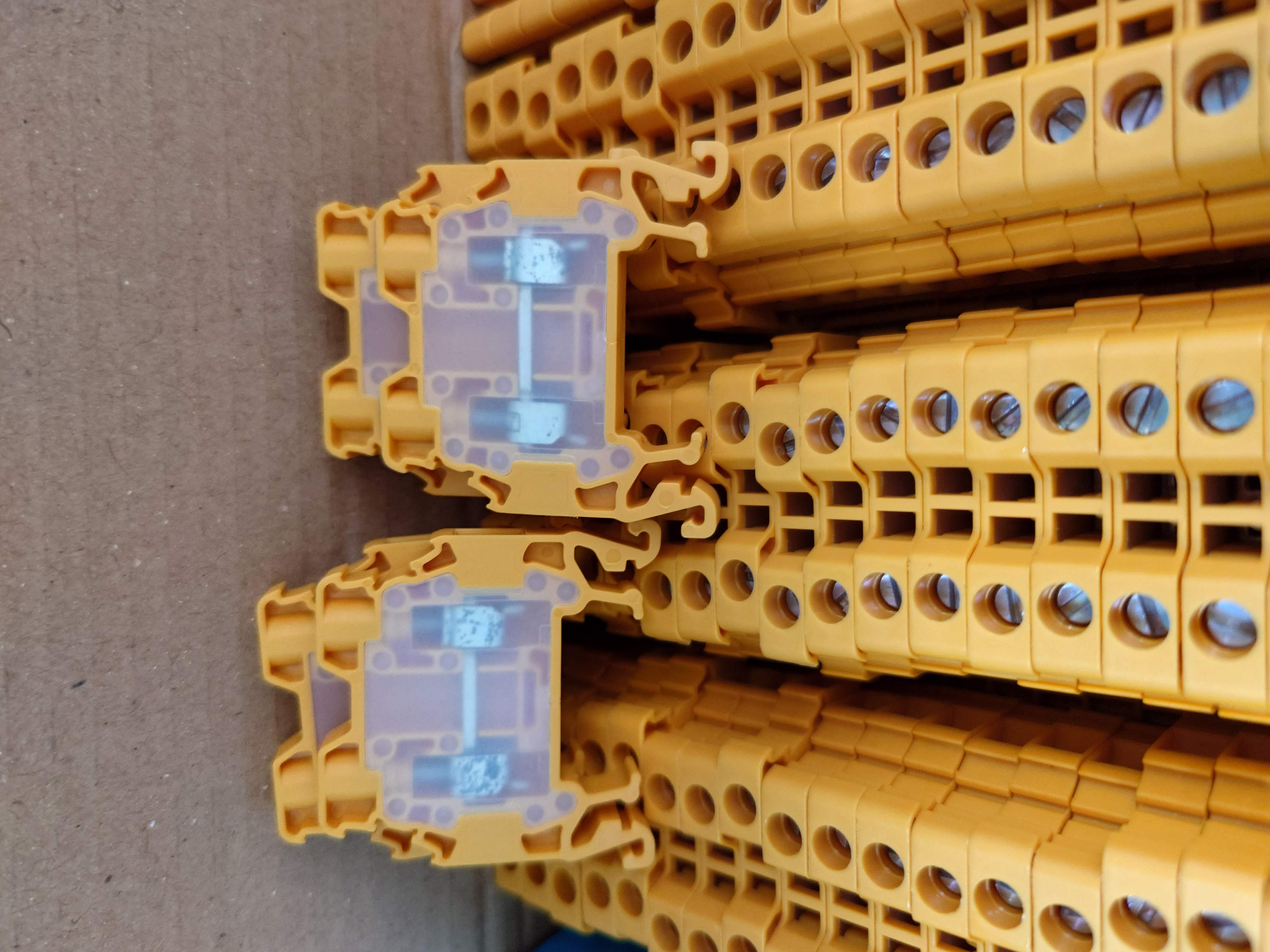 สกรู เทอร์มินอล บล็อก 2.5 mm2 (เลือกสี) / Screwed Terminal block / - Onka (Made in Turkey) แพ็ค ...