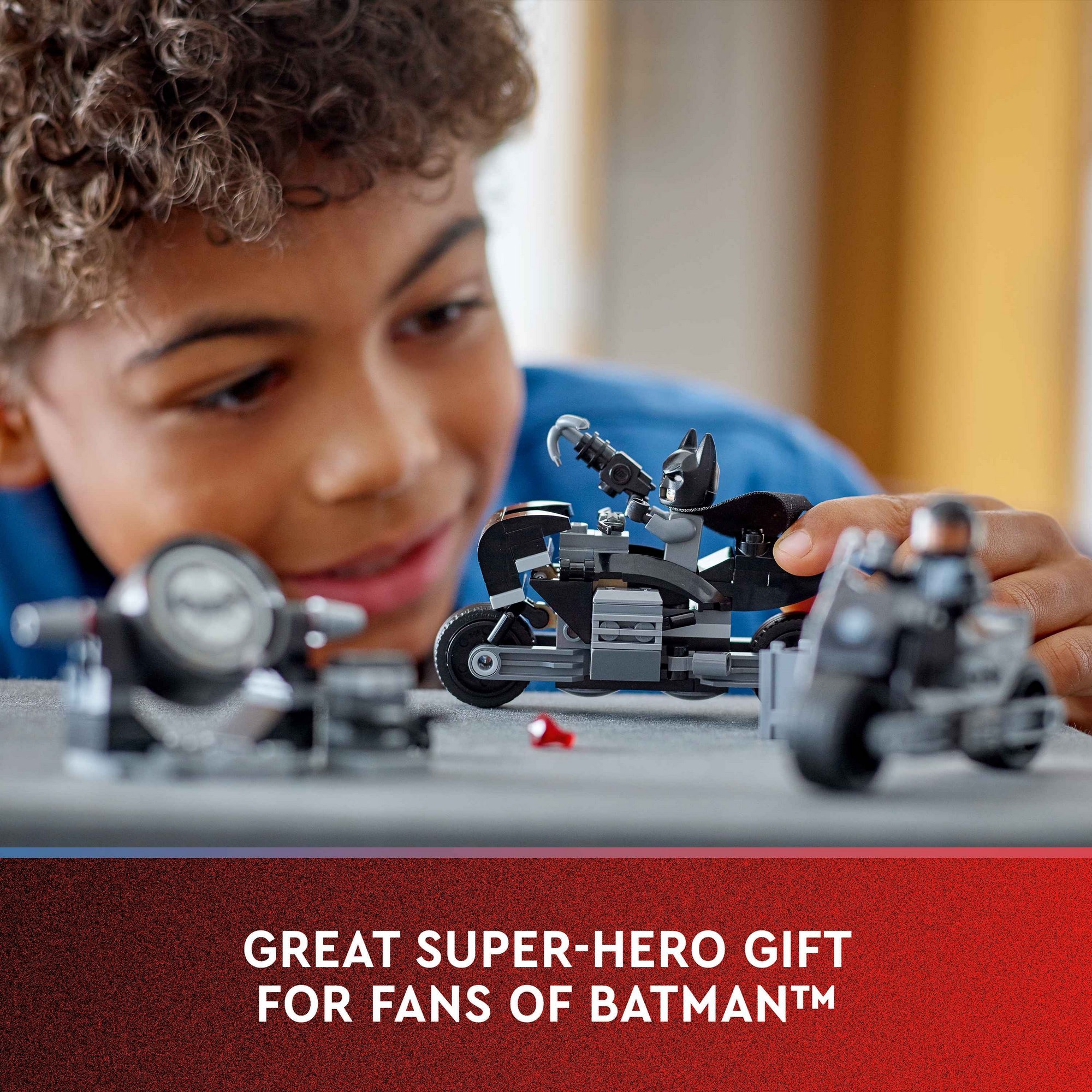 LEGO® DC Comics Super Heroes 76179 Batman™ & Selina Kyle™ Motorcycle ...