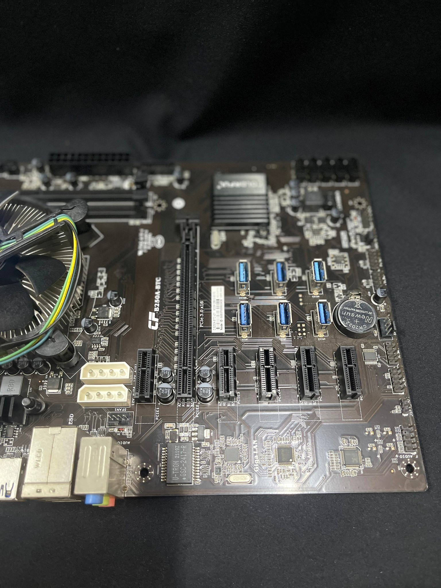 CPU MB 1151 INTEL I3 6100 และ MB COLORFUL B250A-BTC ไม่มีเพจหลัง ใช้งานได้ปกติ - max computer ...