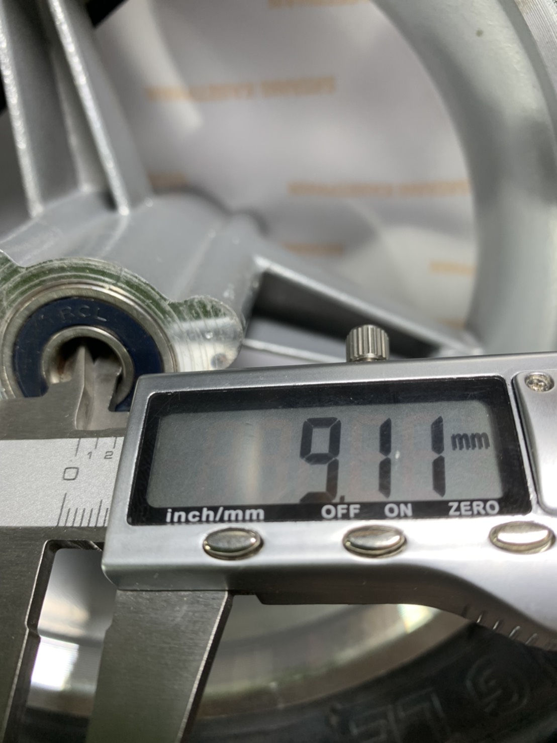 F ล้อรถเข็นตัดหญ้า รุ่นอื่นๆ ล้อแม็กใส่รถเข็นตัดหญ้าครับชุด ล้อแม็กยาง ...