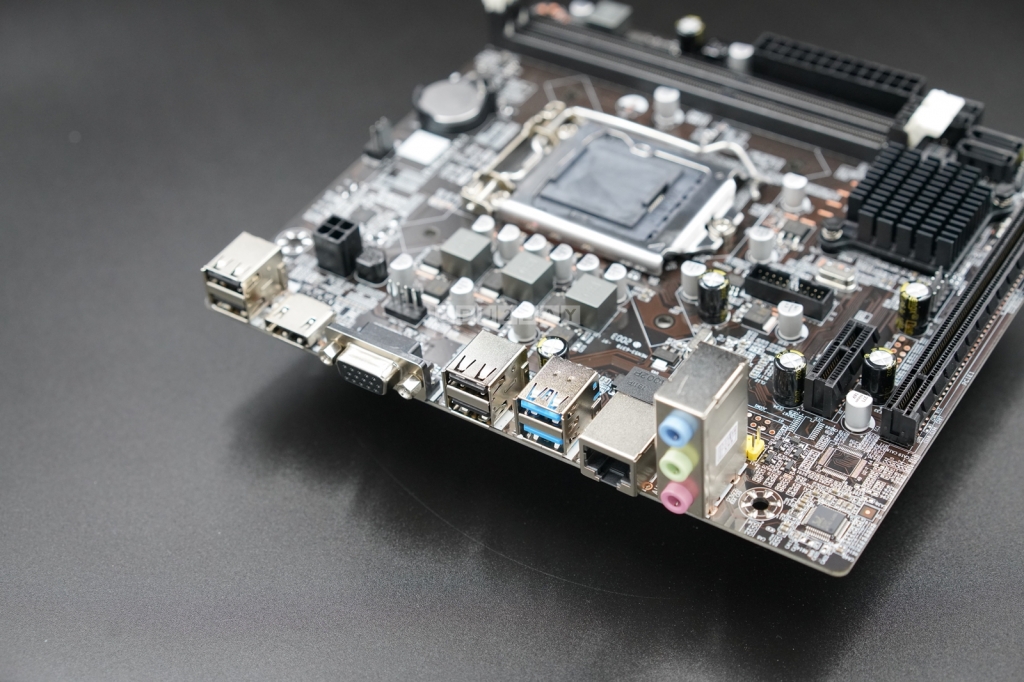 โปรมัดรวม E3-1225 v2 | ZX-H61C USB 3.0 | Deep Cool X1 | D3 1600 8G เมนบอร์ดพร้อม CPU E3-1225 v2 ...