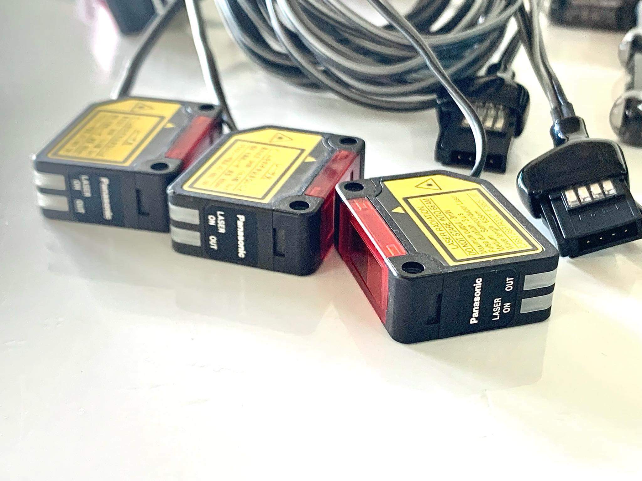 Panasonic Digital Laser Sensor LS-400 (LS-H21) (สภาพใช้งานปกติ รูปลักษ์ ...