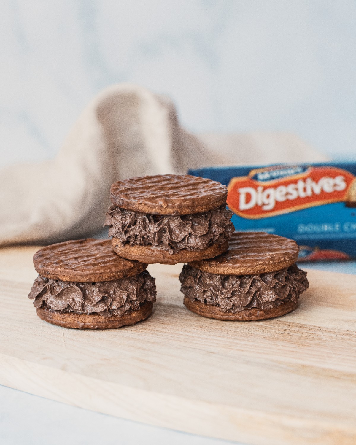 McVities Digestives Milk Chocolate the Caramel One 250g แมคไวตี้ ไดเจส ...