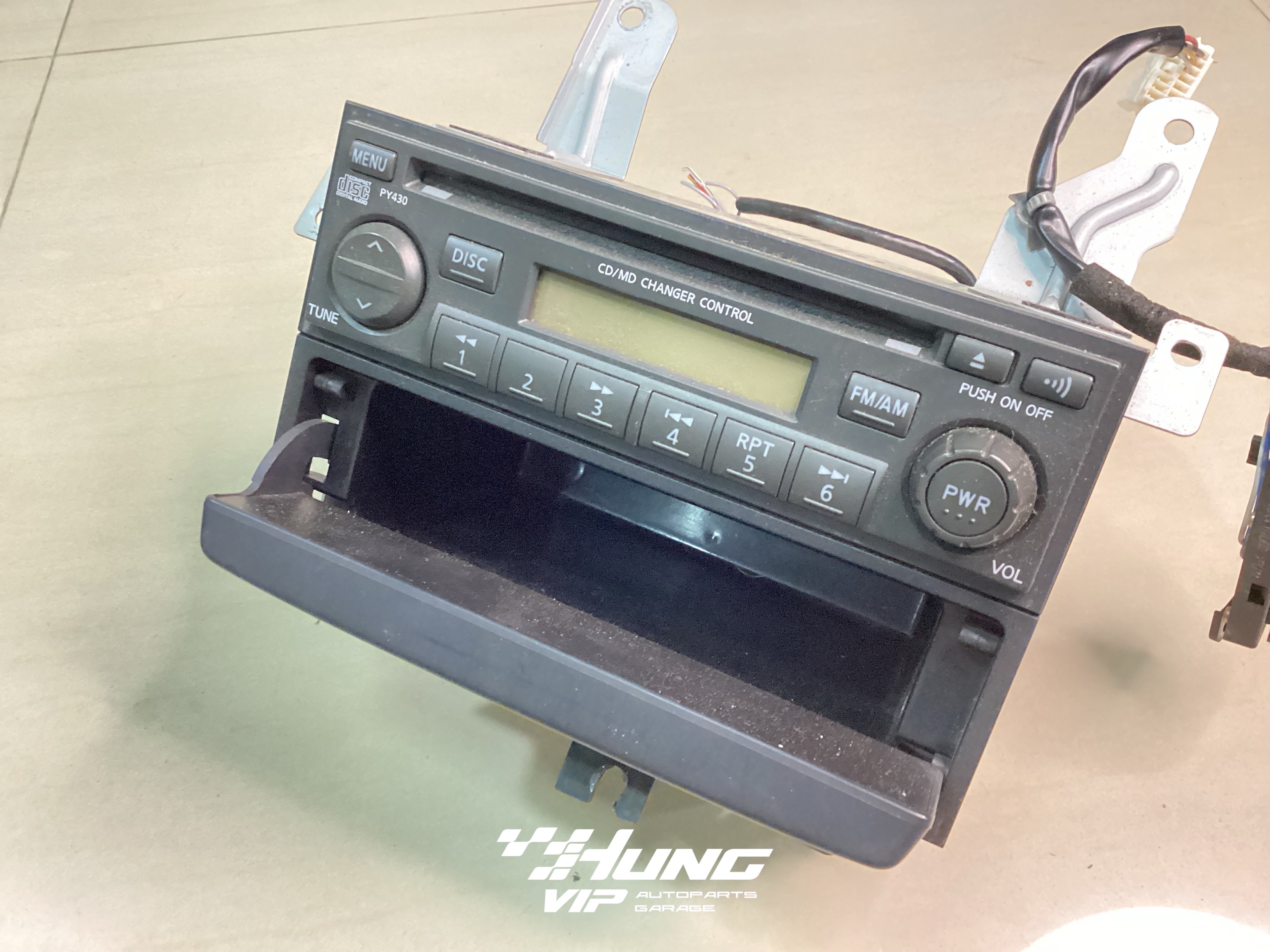 Audio System CD Player with Storage Box Nissan Elgrand E51 (Genuine ...