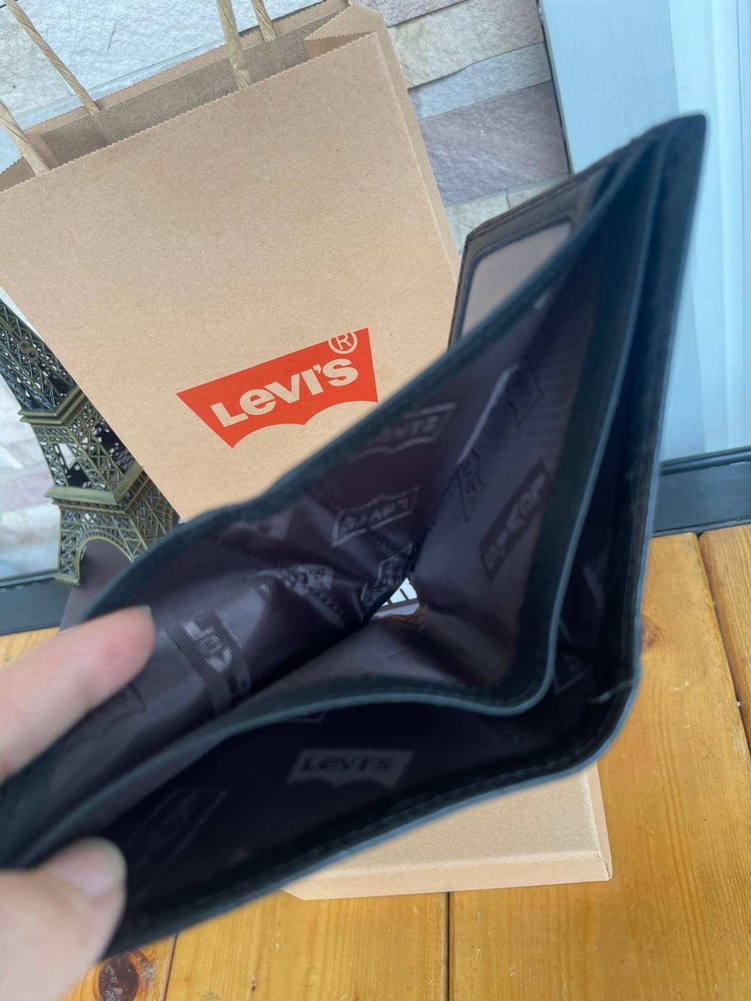 กระเป๋าสตางค์Levis Mens Short Wallet Gift Box กระเป๋าหนังสไตล์เรียบง่าย ...