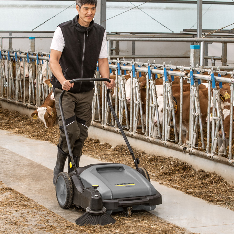 KARCHER KM70/20C เครื่องกวาดพื้นแบบเดินตาม | Lazada.co.th