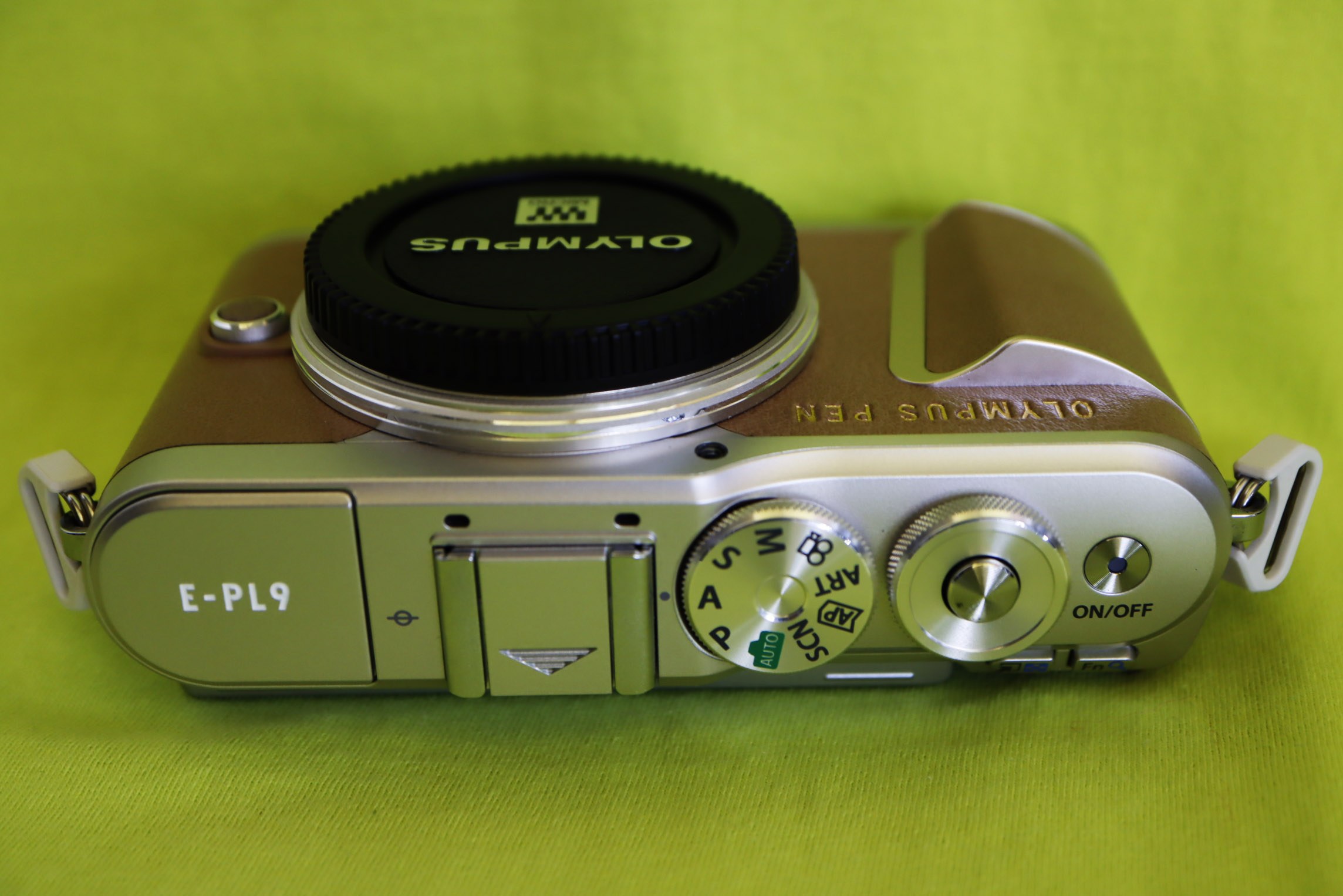 Olympus Pen E-PL9 Bluetooth Wi-Fi Mirrorless Digital Camera Brown Body ...