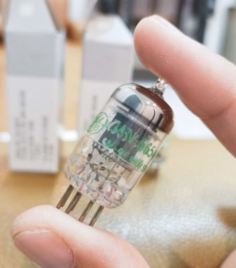 ชุดคิท สร้างปรีหลอด 5654 พร้อมอุปกรณ์ R / C / Socket มีวงจรในกล่อง ...