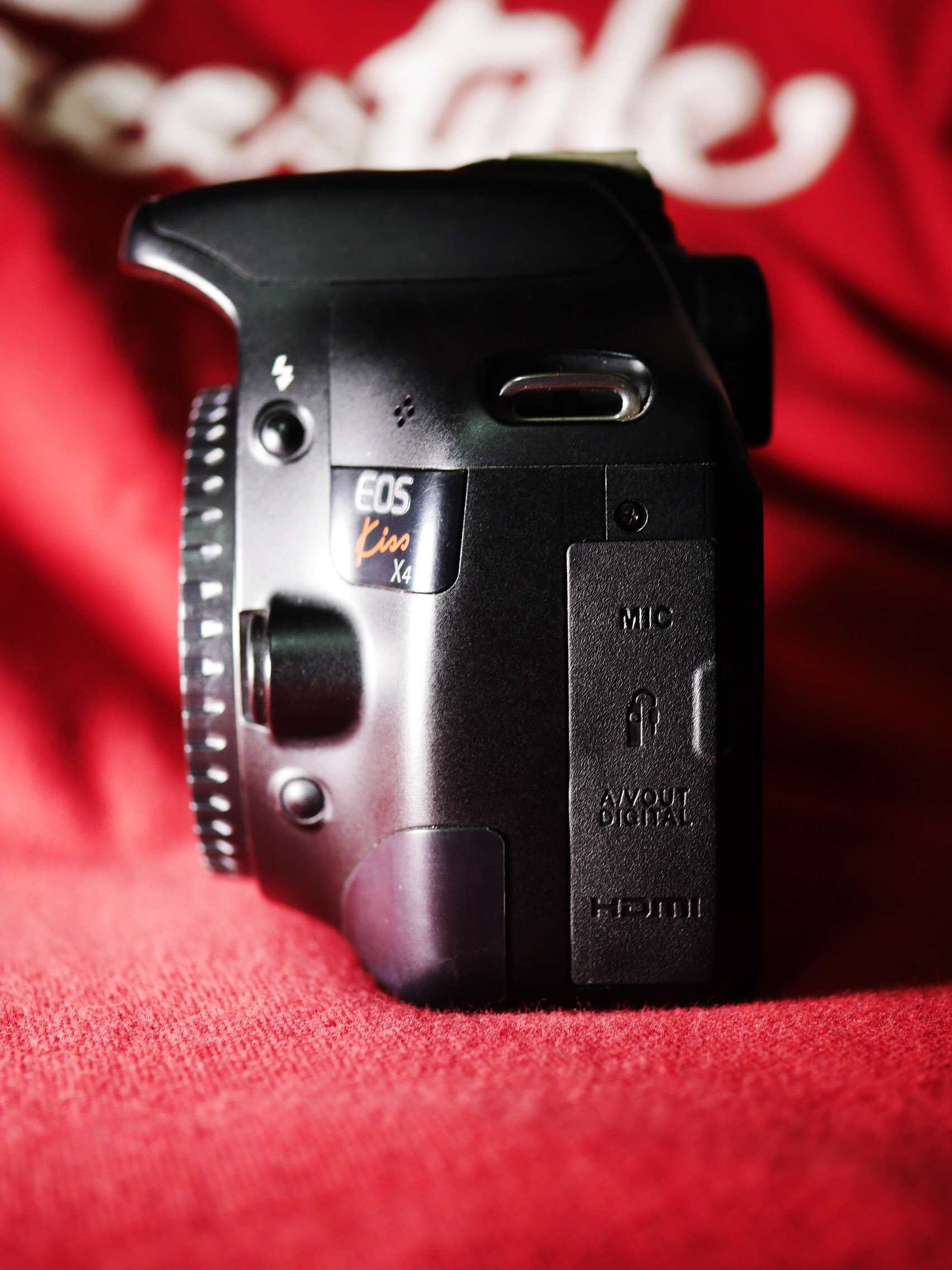 Canon EOS 550D ใช้หน่วยประมวลผลภาพใหม่ DIGIC 4 processor มีช่วงความไว ...