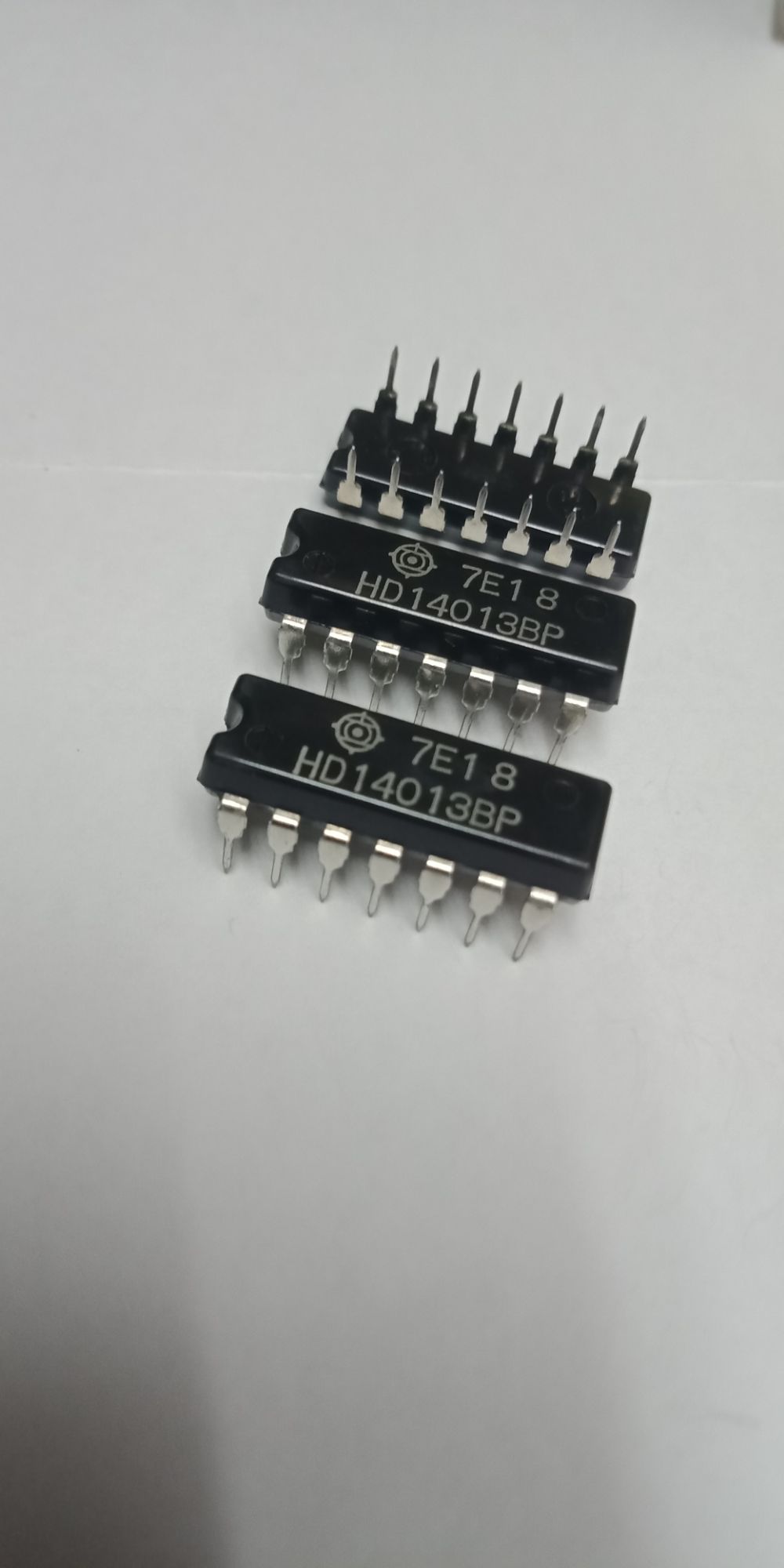 HD14013BP Hitachi แท้-Japan IC 4013 ไอซี HD14013BP DIP14 ขา ICบอร์ด ...