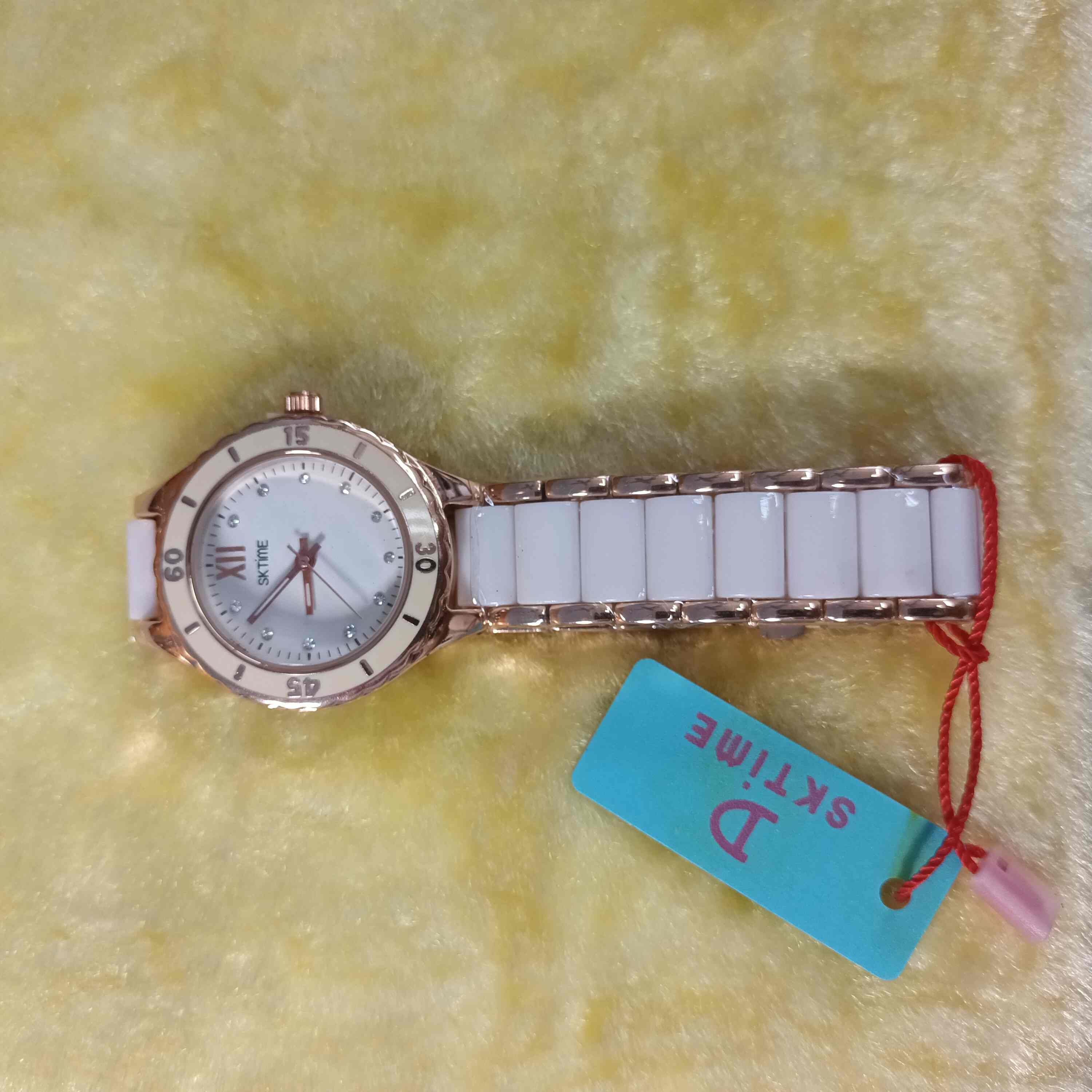 นาฬิกาสุภาพสตรี SK TIME รุ่น D21025 หน้าปัดสีขาว 34MM - P-WATCH - ThaiPick