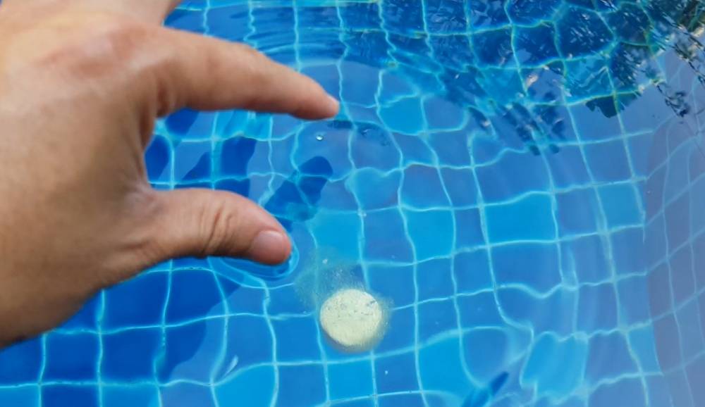 "Chock-Clean-Clear" CLo2 คลอรีนไดออกไซด์แบบก้อน ขนาด 1กรัม บรรจุขวดละ ...