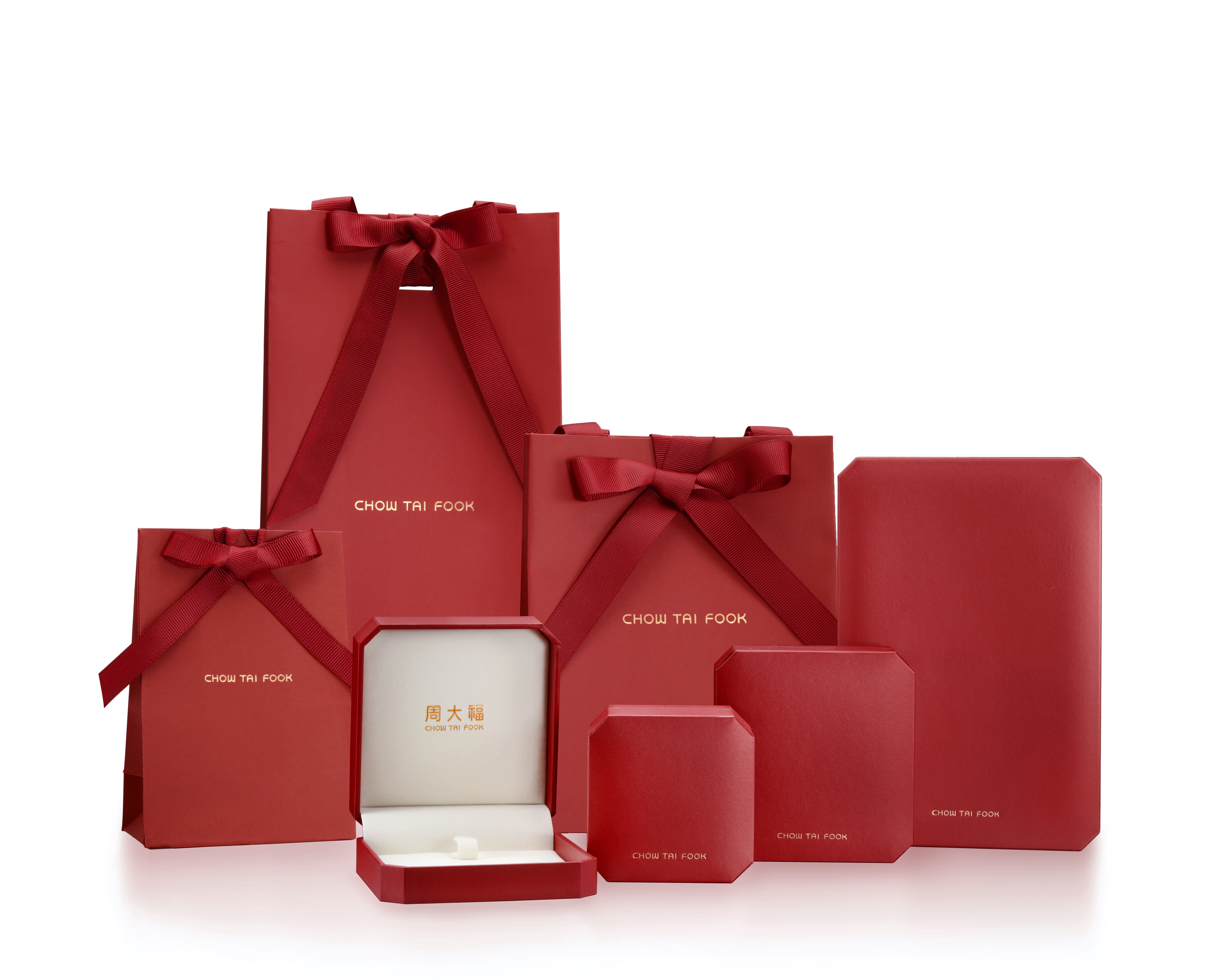 Chow Tai Fook ชาร์ม ทองคำ 999 - Chow Tai Fook Thailand - ThaiPick