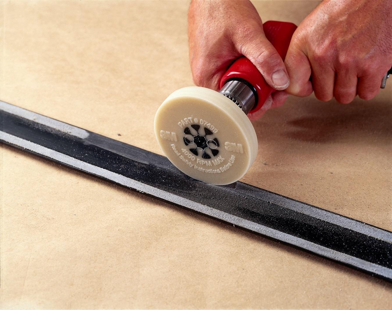 SCOTCH-BRITE™ PN 7498 STRIPE OFF WHL สก๊อต-ไบรต์™ ลูกขัดลอกเทปและคราบ ...