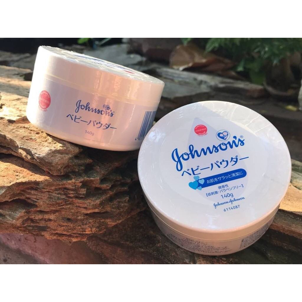 แป้งจอห์นสันญี่ปุ่น แป้งฝุ่นเนื้อสีขาว Johnson's Baby Powder 140g ...