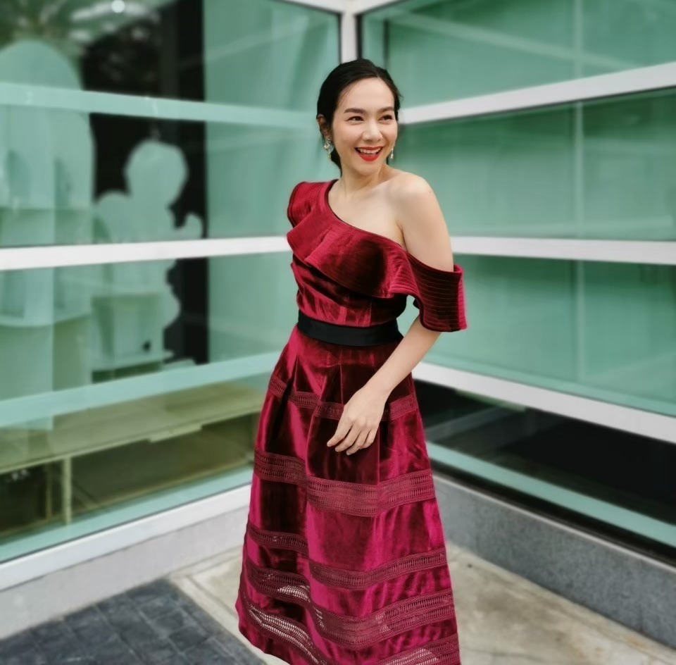 RN002 : เดรสปาดไหล่กำมะหยี่ - MITGEE BANGKOK - ThaiPick